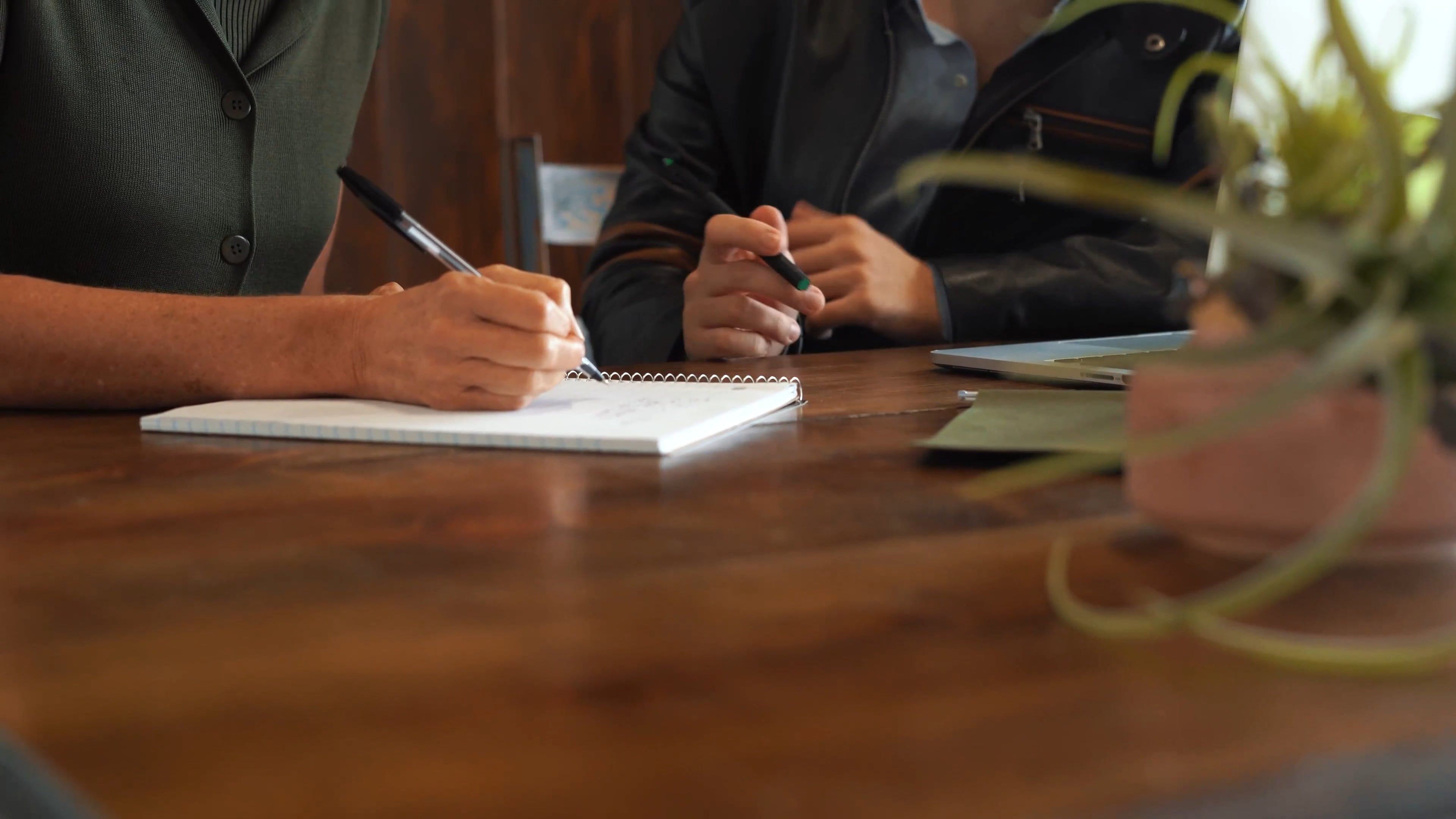 Teacher Tapping Her Table · Free Stock Video