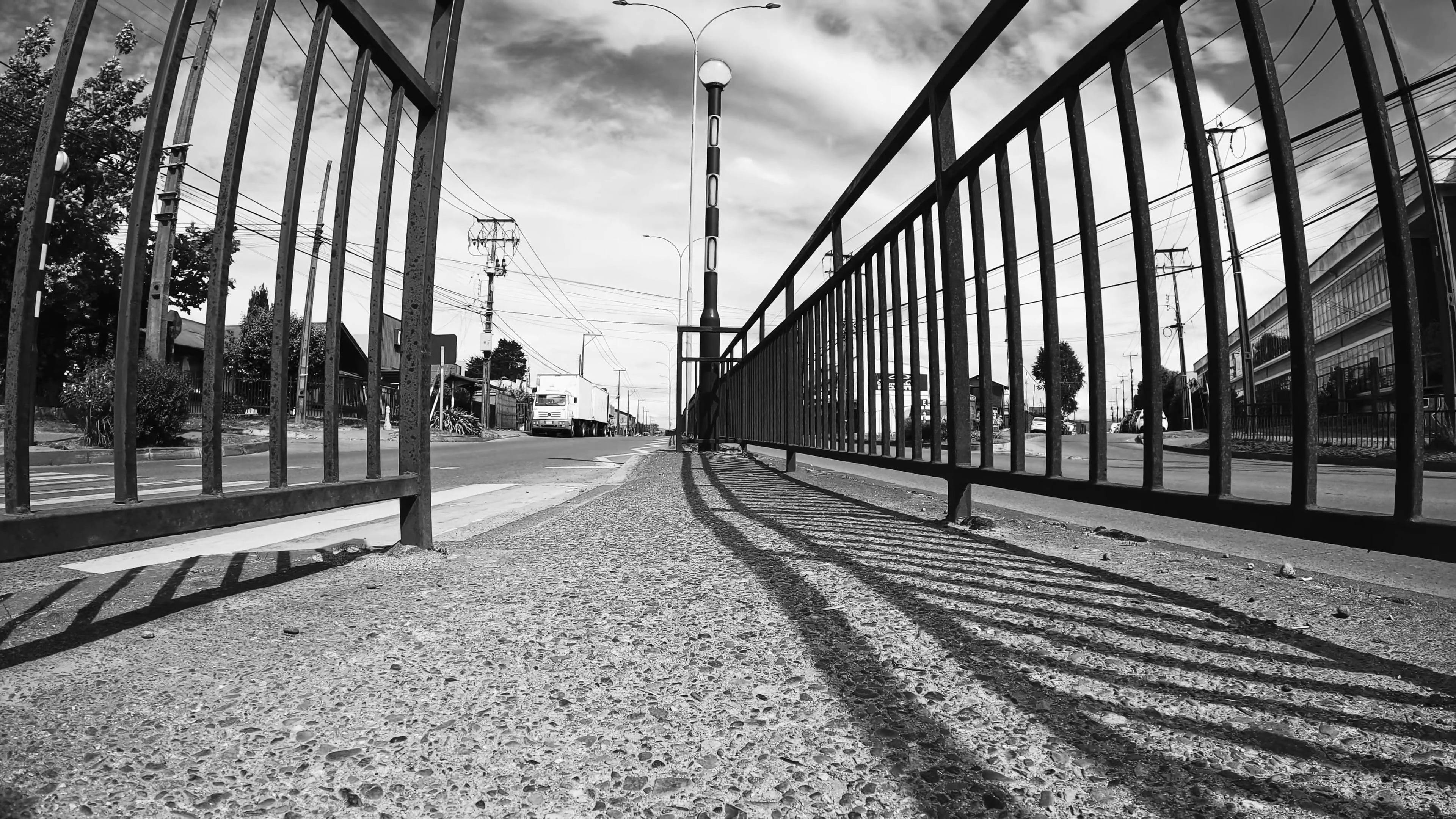 Video gratuito di angolo basso, architettura, attraversamento pedonale ...