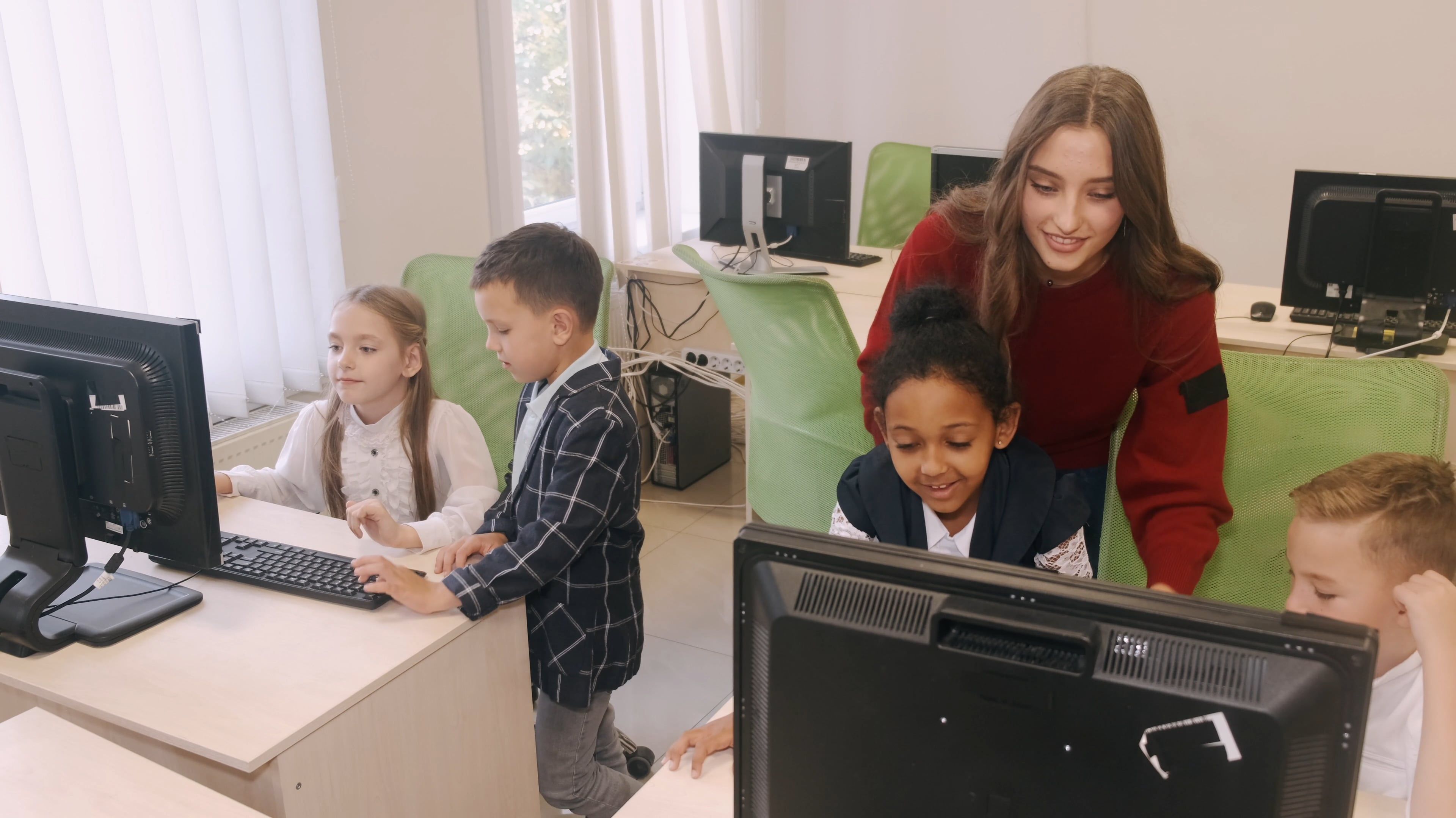 A Woman Teaching Her Students Using Computer Free Stock Video Footage ...