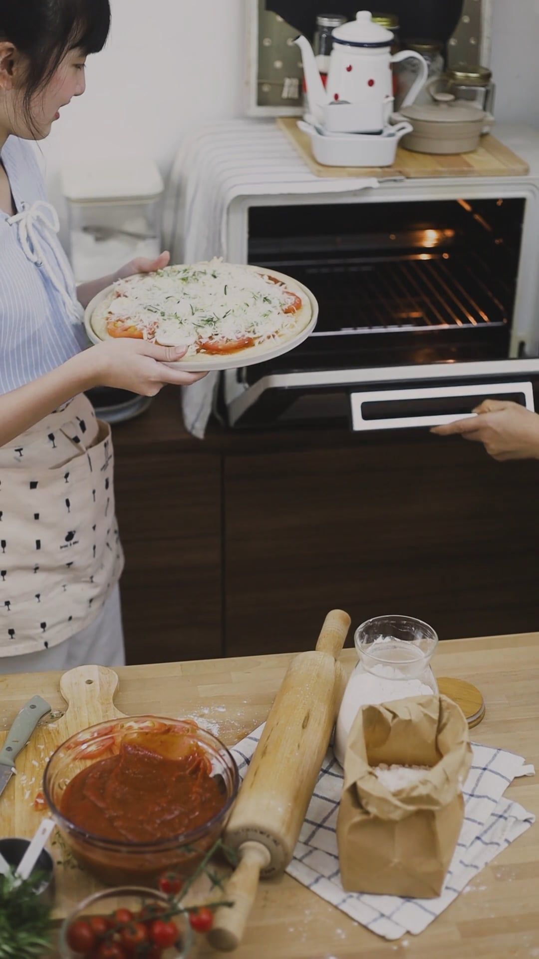 Making Pizza Videos, Download The BEST Free 4k Stock Video Footage ...