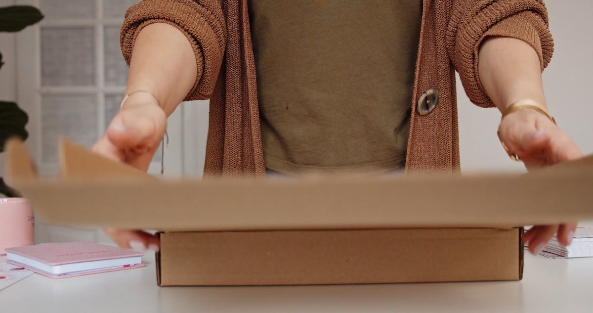 Parcel Videos, Download The BEST Free 4k Stock Video Footage & Parcel ...