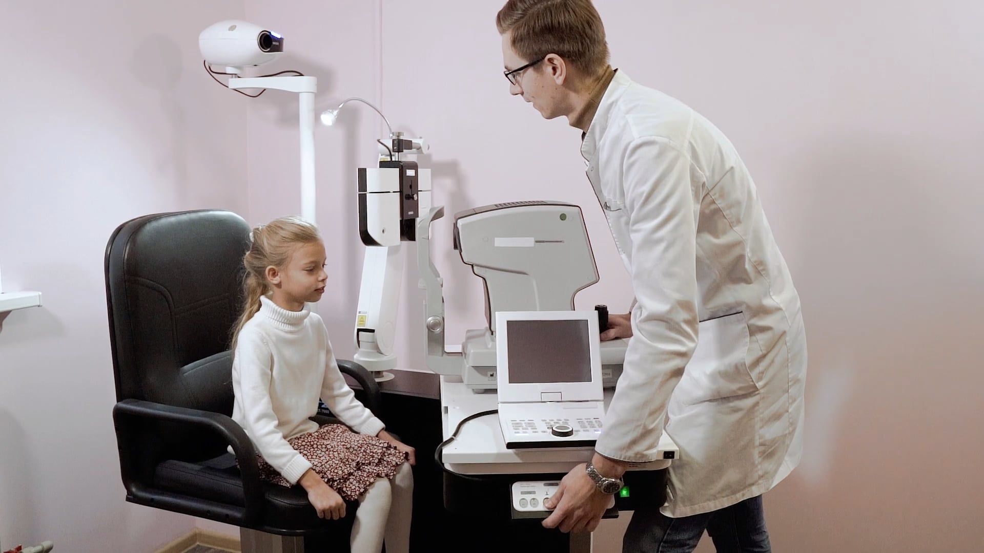 A Doctor Setting Up a Medical Equipment · Free Stock Video