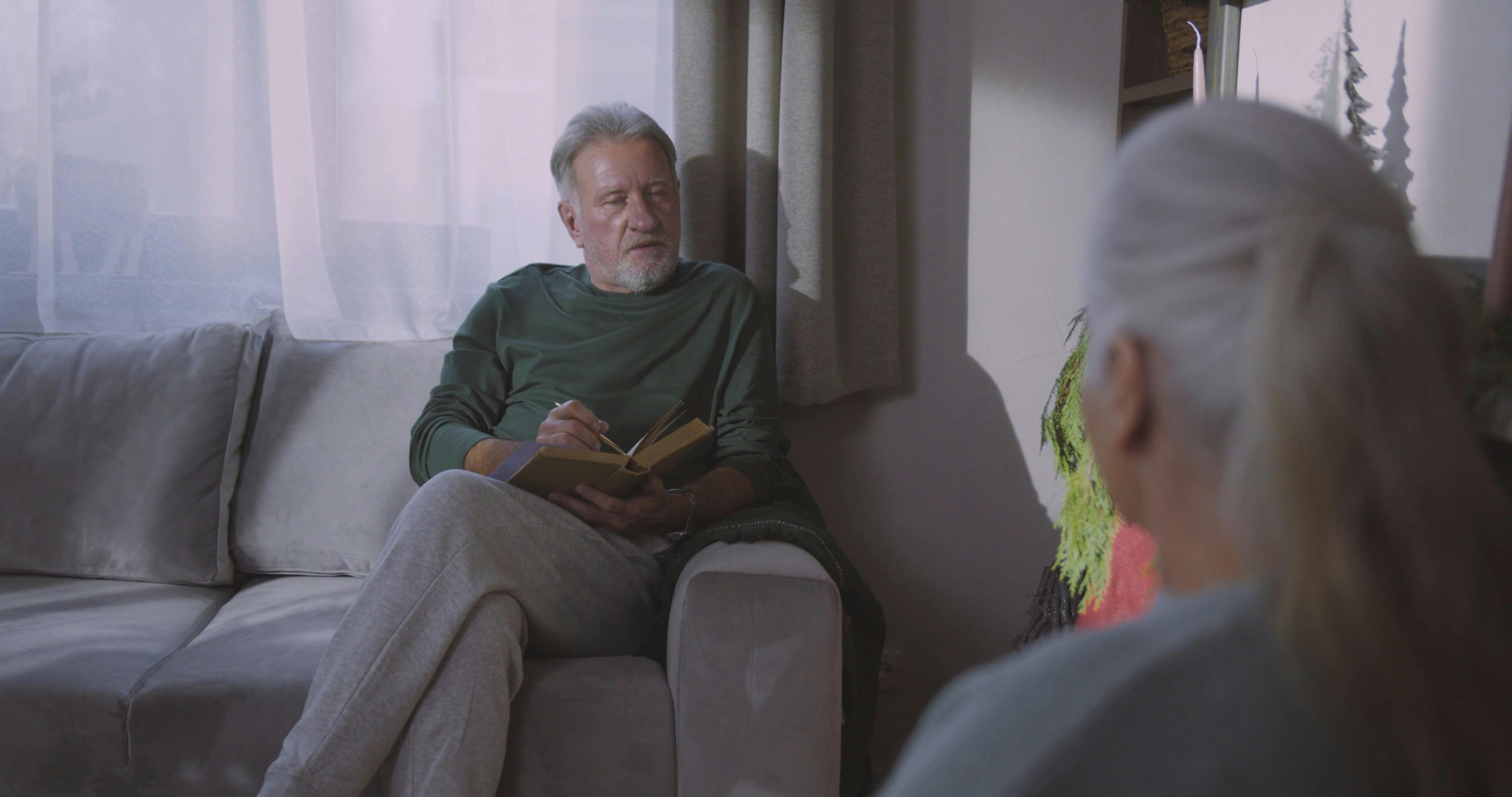 1000+ Beautiful Over The Shoulder Shot Videos · Pexels · Free Stock Videos