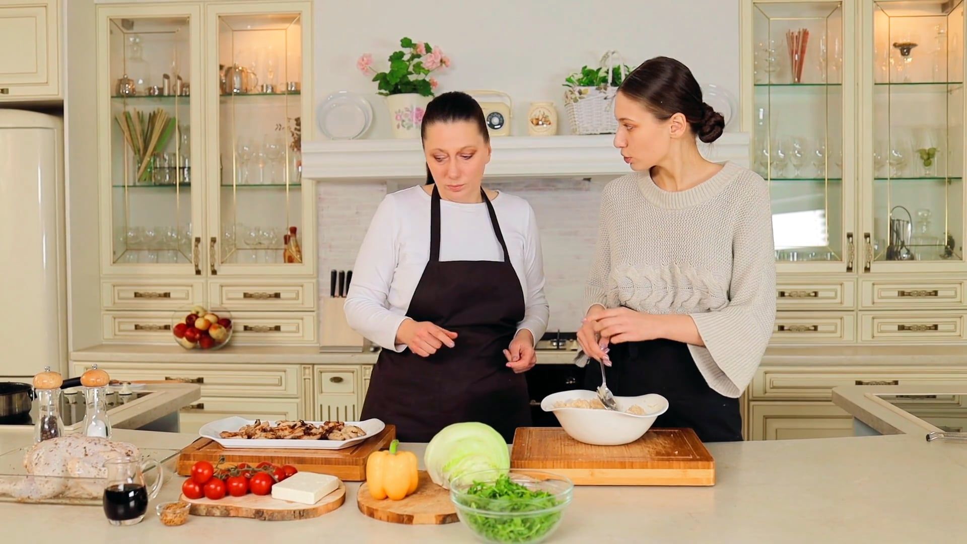 Mom Cooking Dinner Videos, Download The BEST Free 4k Stock Video ...