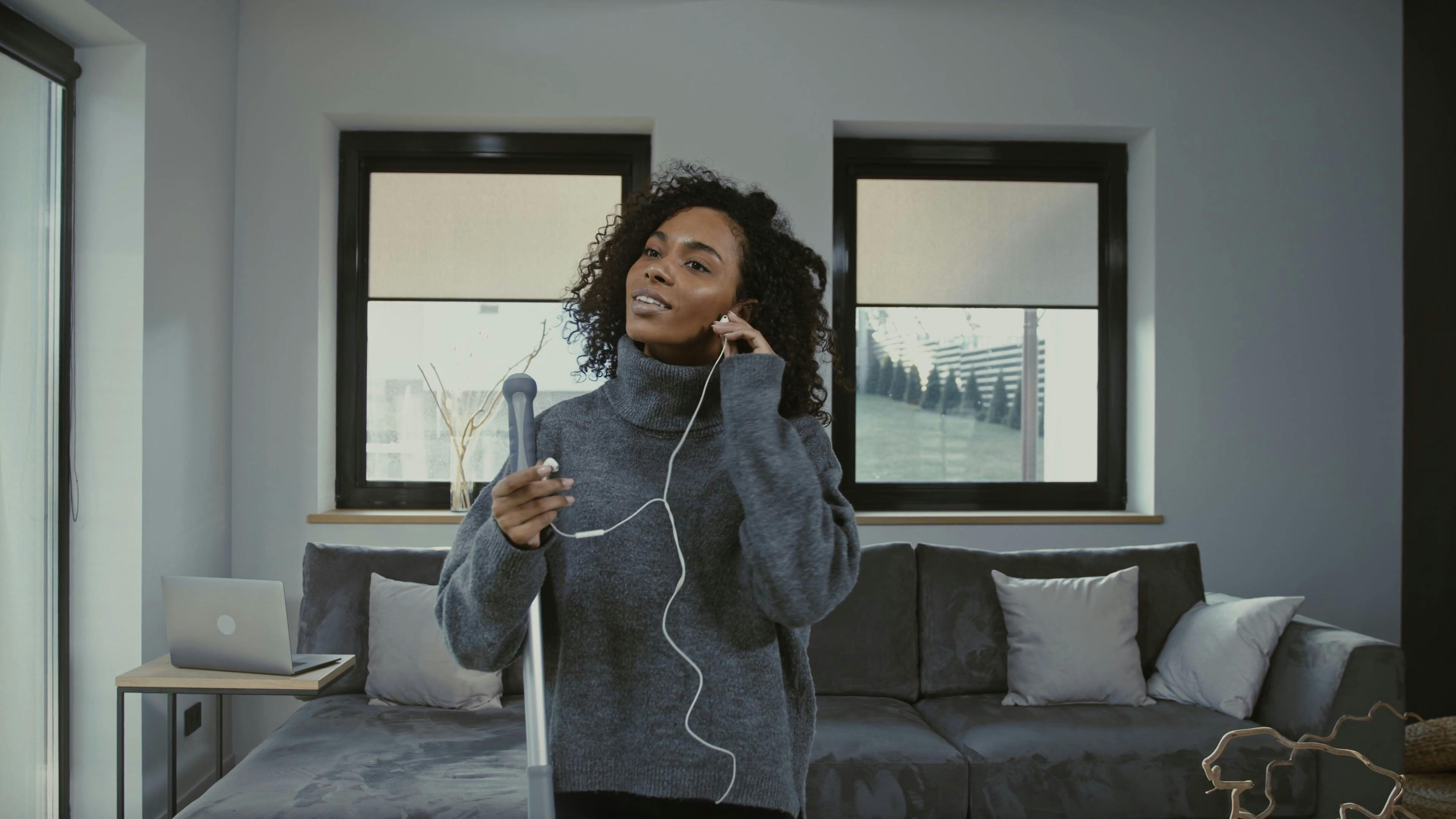 9,588+ Best Free Window cleaning 4K Stock Video Footage & Royalty-Free ...