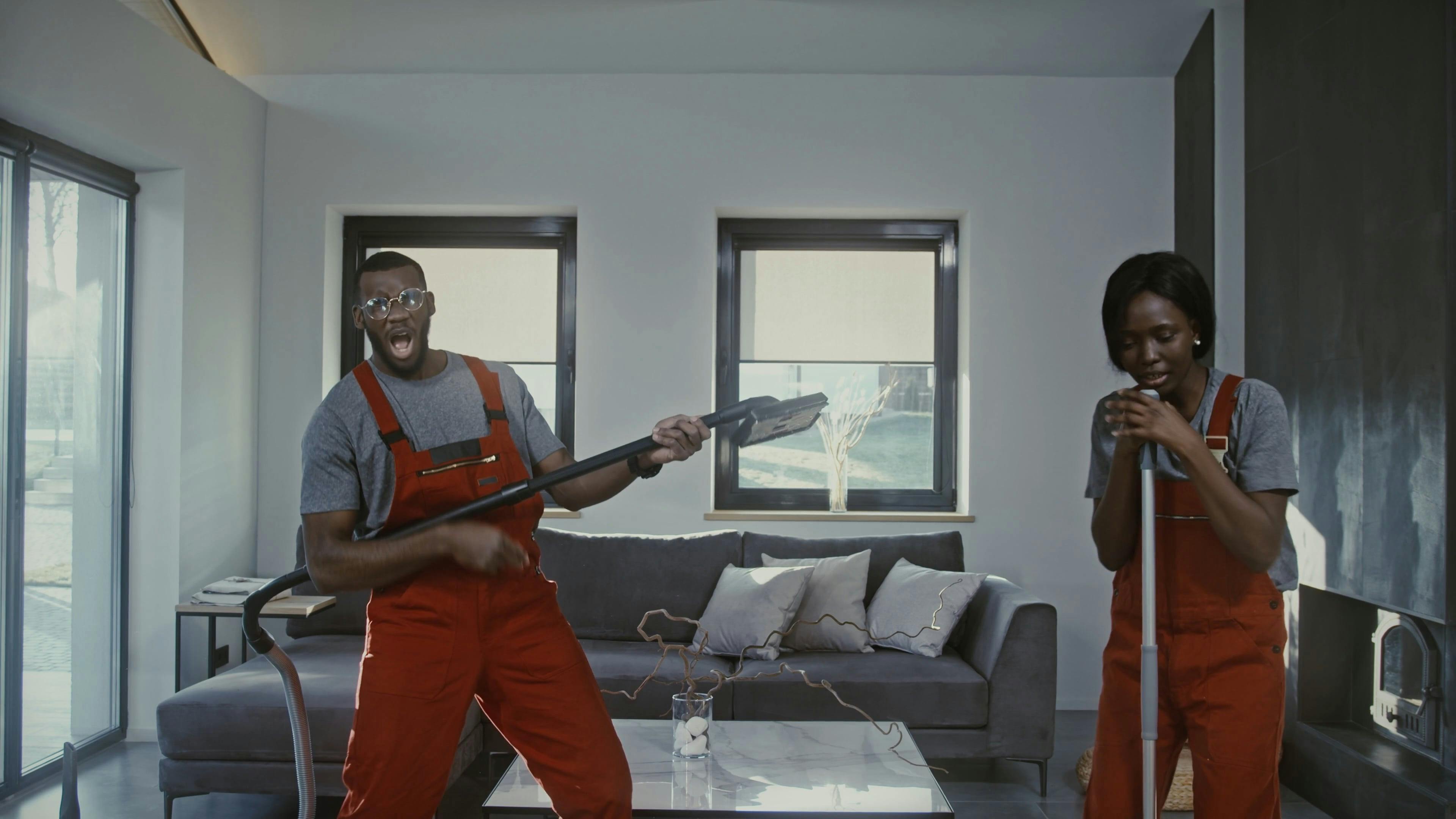 9,565+ Best Free Window cleaning 4K Stock Video Footage & Royalty-Free ...