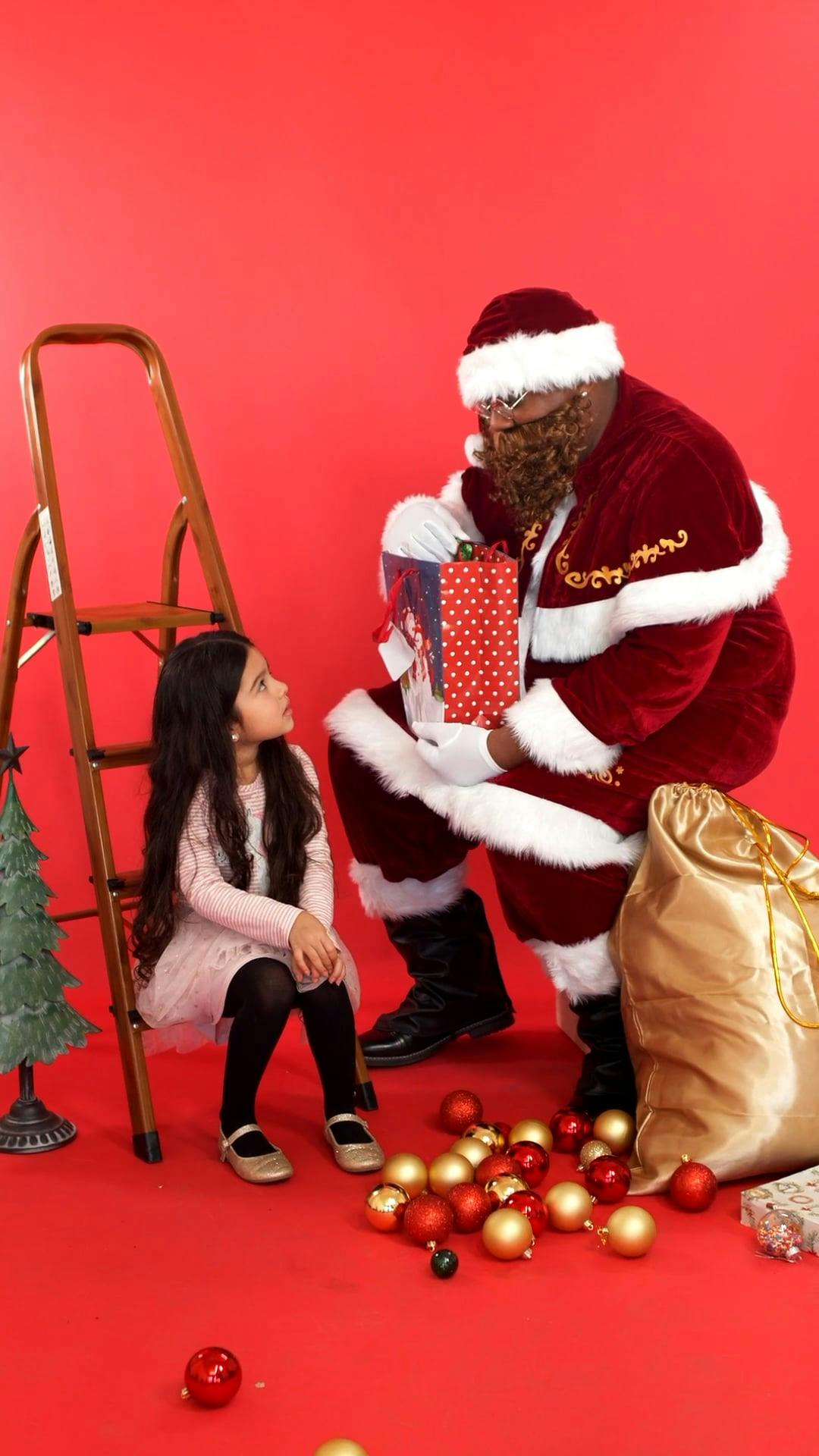 Santa and Little Girl Clapping · Free Stock Video