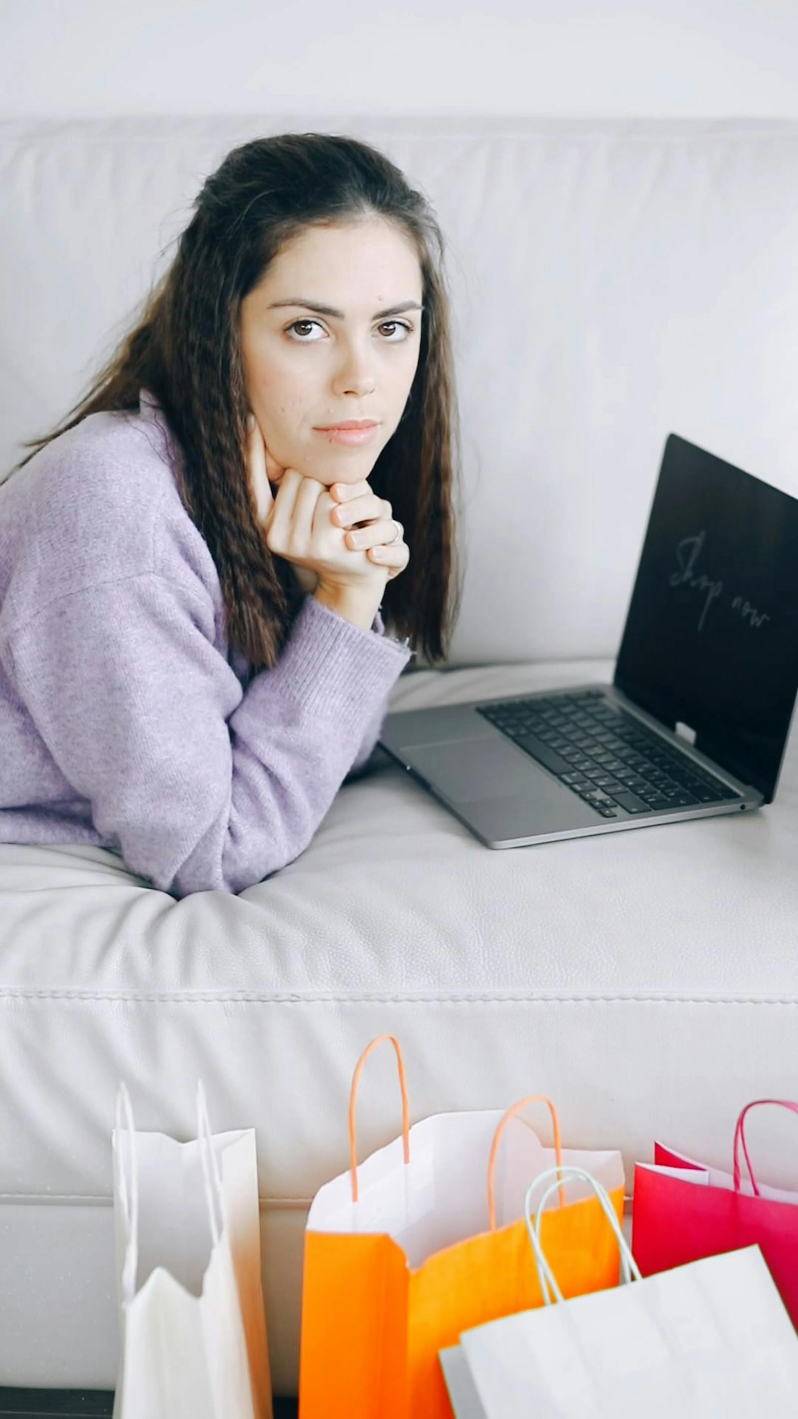 People Buying Online Videos, Download The BEST Free 4k Stock Video ...