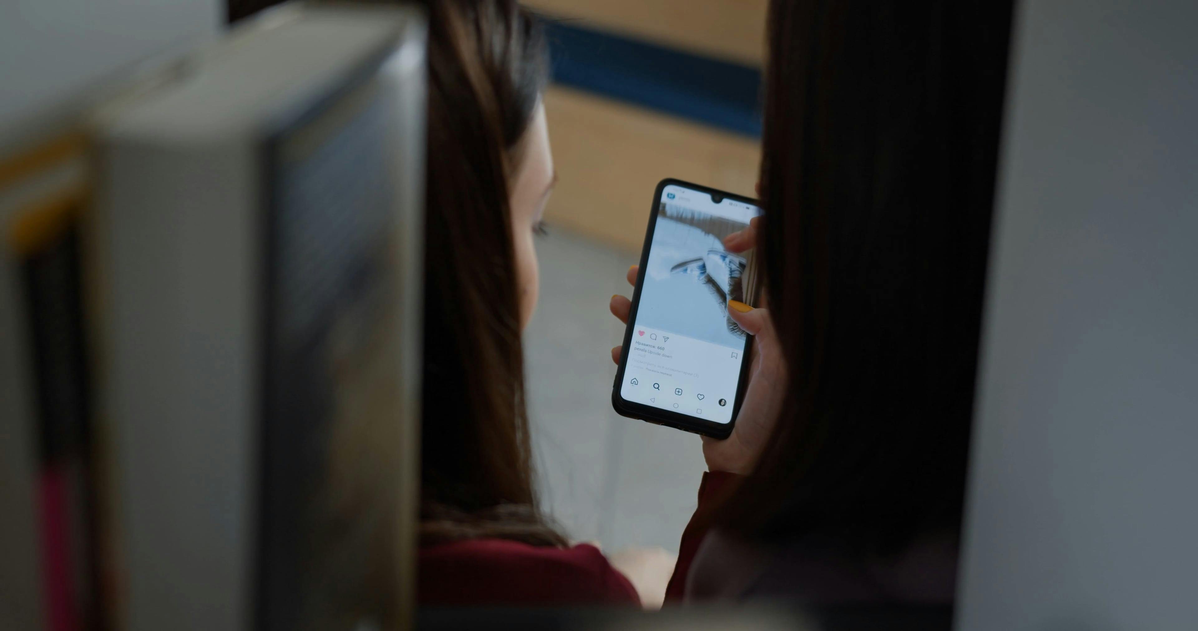 People Scrolling on Social Media · Free Stock Video