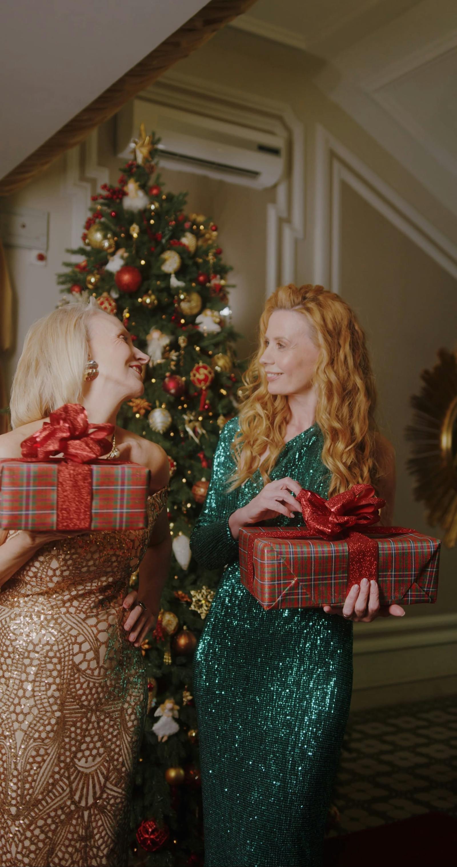 Rich Friends Videos, Download The BEST Free 4k Stock Video Footage ...