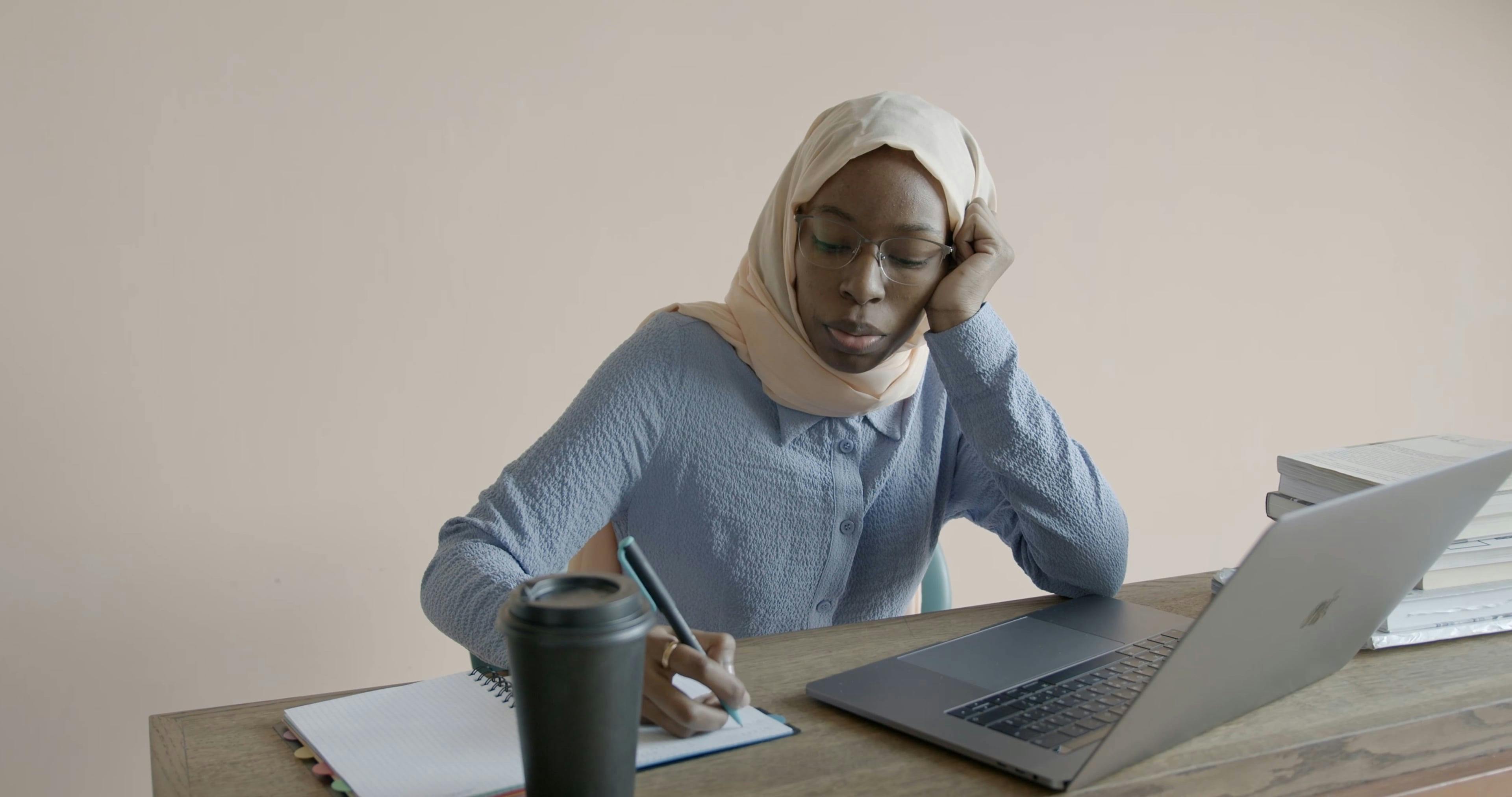 Computer Head Girl Videos, Download The BEST Free 4k Stock Video ...