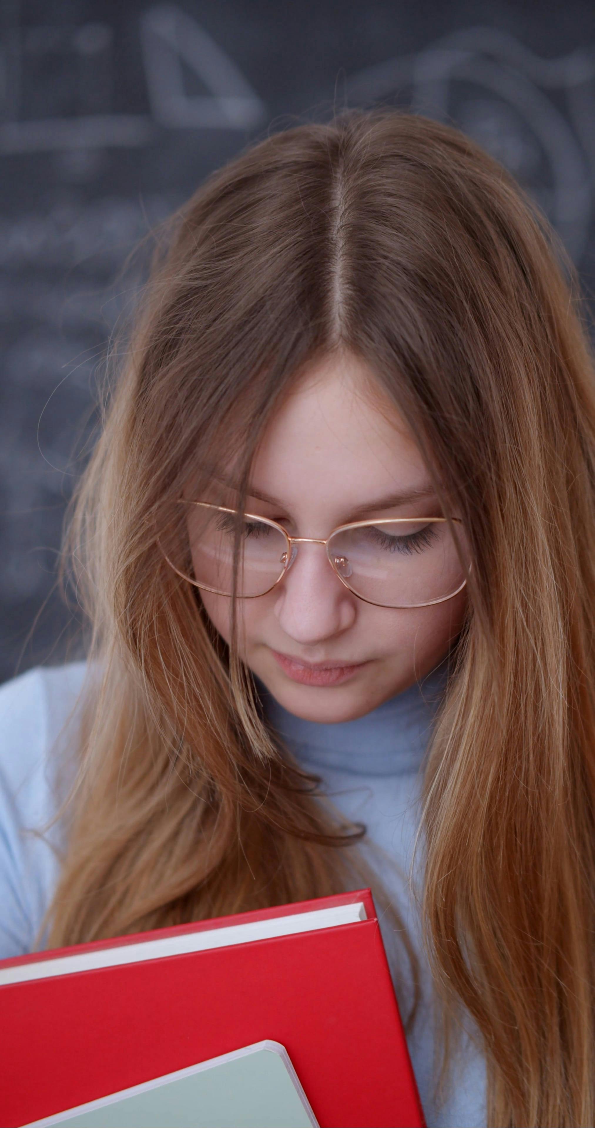 Topper Videos, Download The BEST Free 4k Stock Video Footage & Topper ...