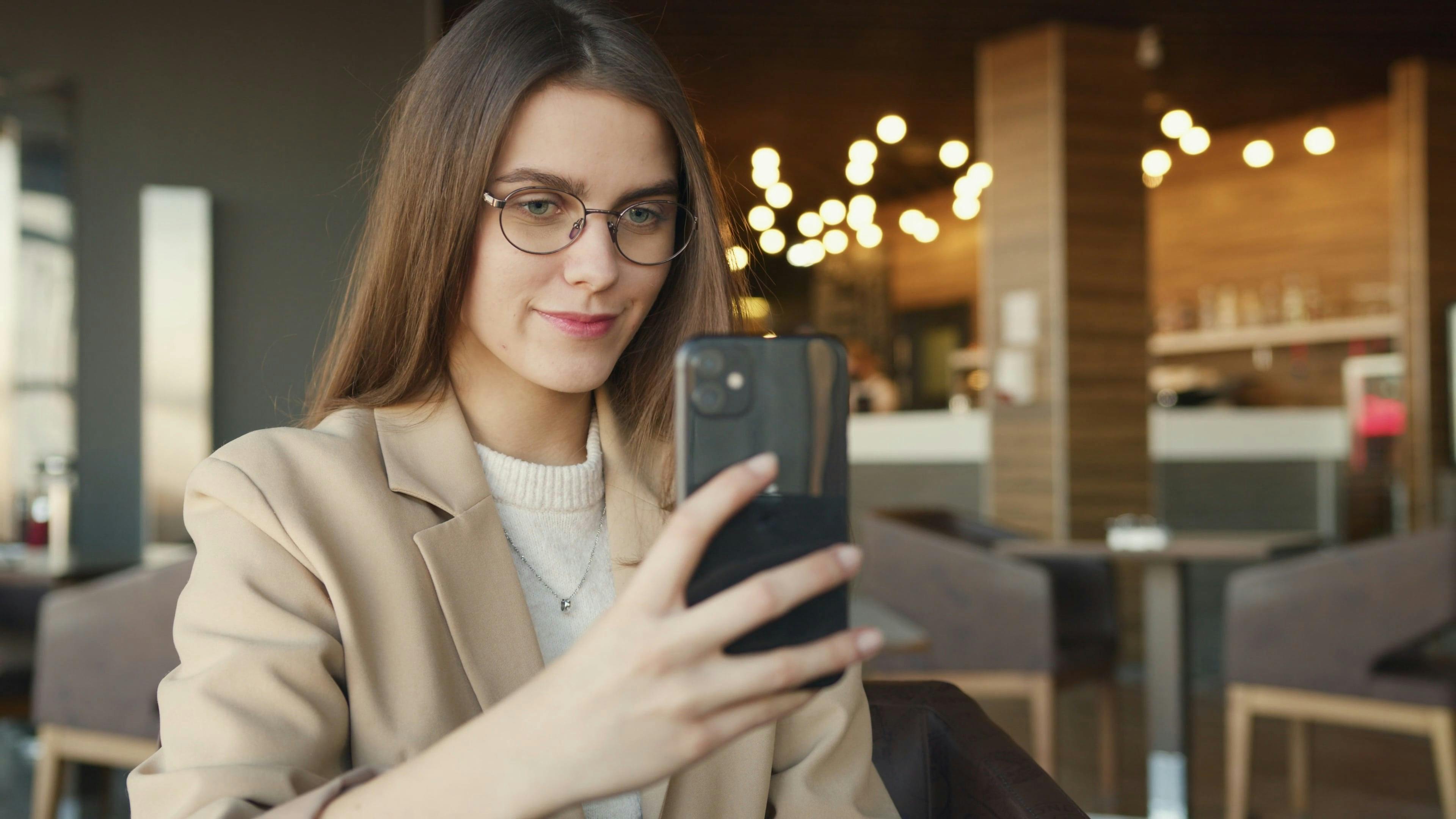 Woman Taking Selfie Videos, Download The BEST Free 4k Stock Video ...