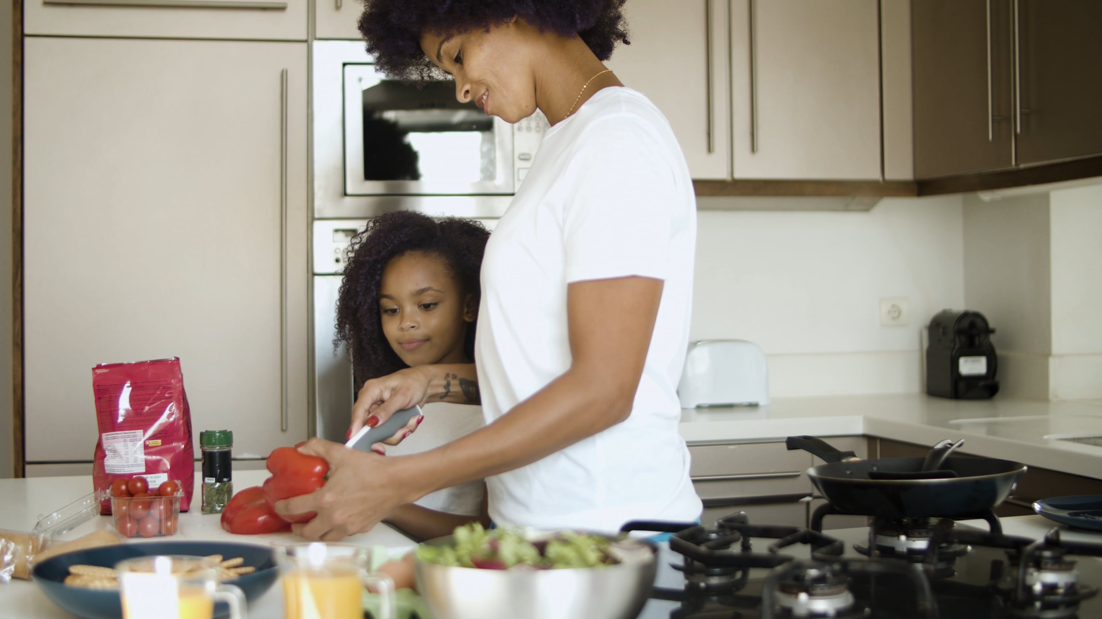 Mother And Daughter Cooking Videos, Download The BEST Free 4k Stock ...