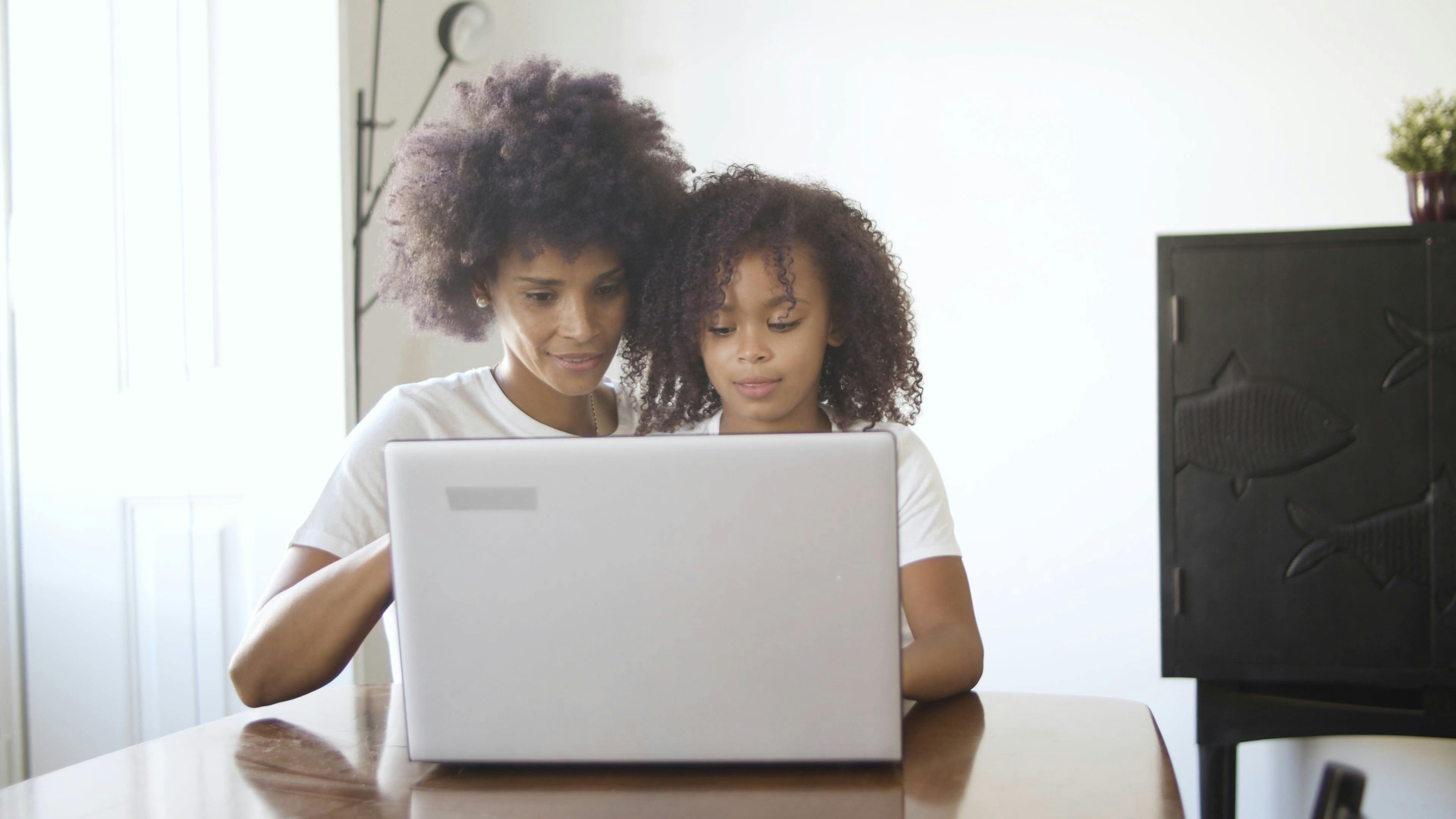 Black Children Using Computer At Home Videos, Download The BEST Free 4k ...