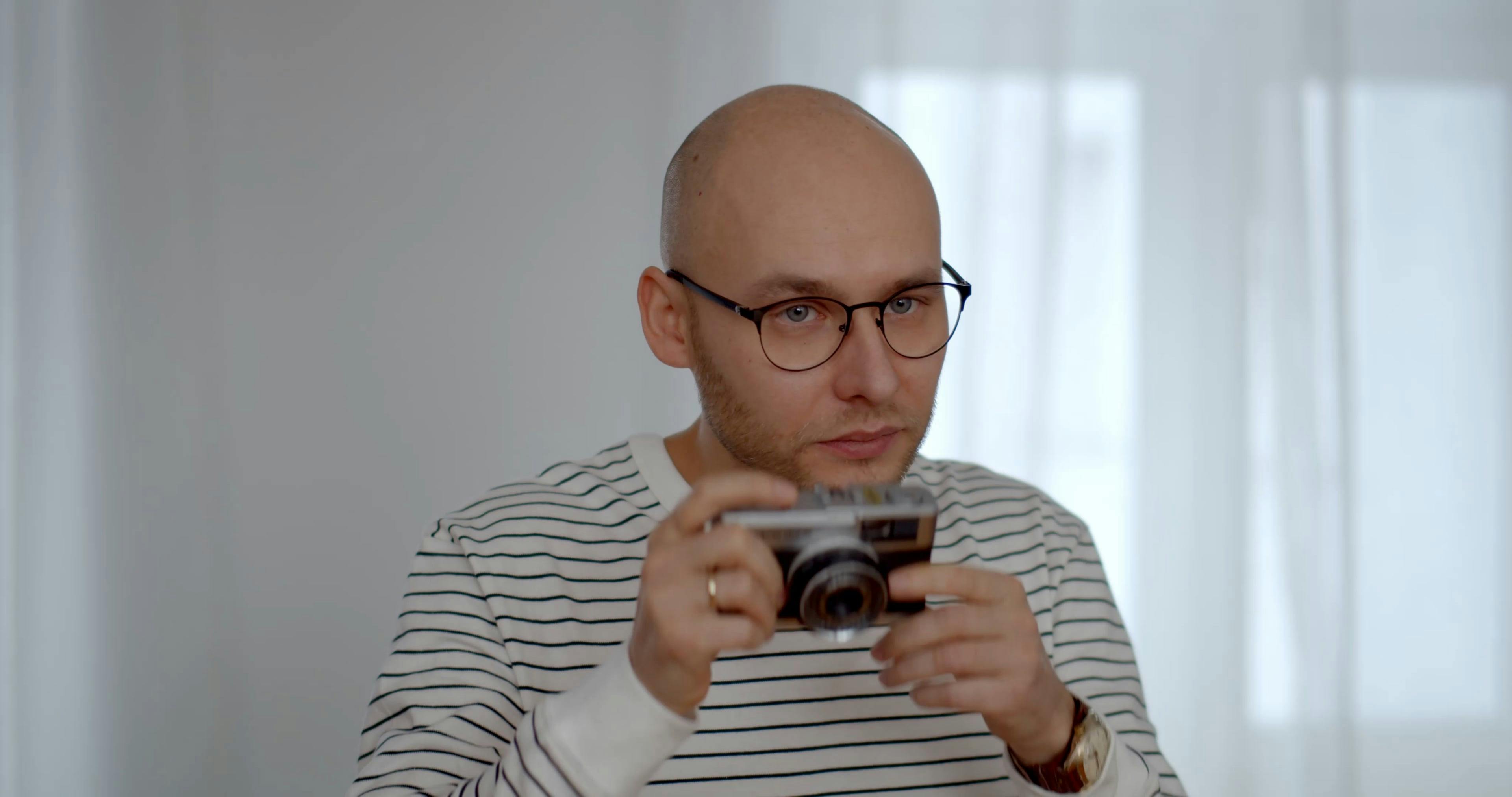 Guy Using Camera Videos, Download The BEST Free 4k Stock Video Footage ...