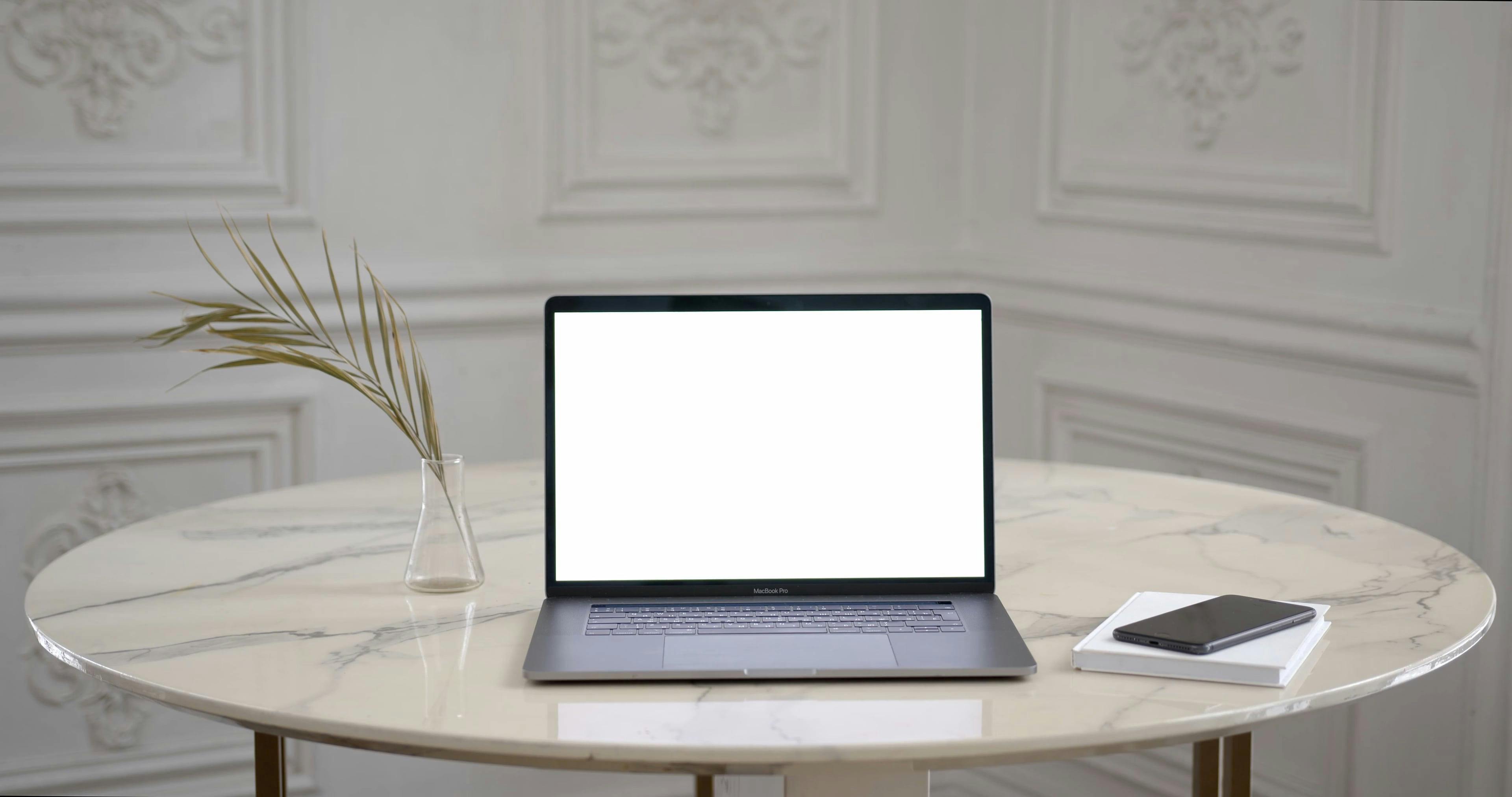 有关copyspace, mac book, web, 中性, 互聯網, 产品摄影, 光滑, 免费视频, 內部, 可攜式, 商業, 审美, 室內設計, 專業, 工作區, 工作場所, 影片 ...