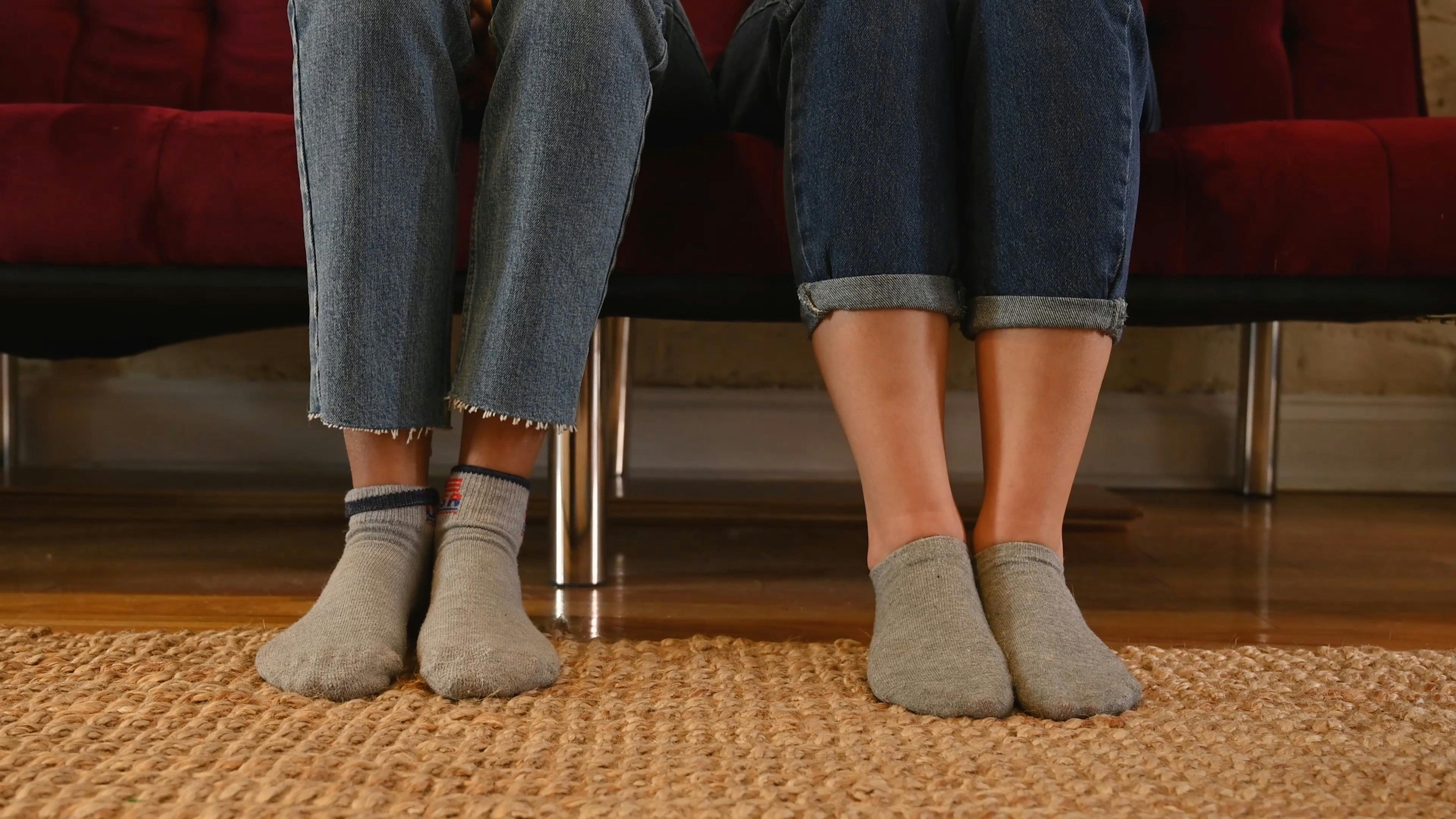 Feet Moving · Free Stock Video