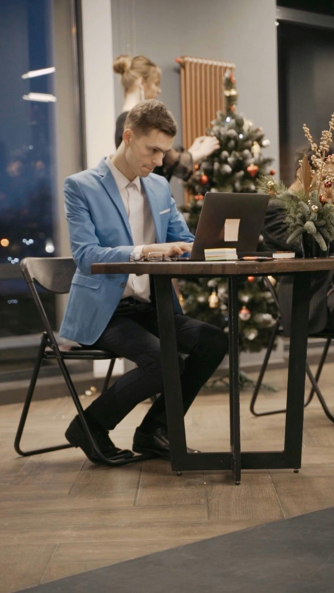 Employees On Holiday Videos, Download The BEST Free 4k Stock Video ...