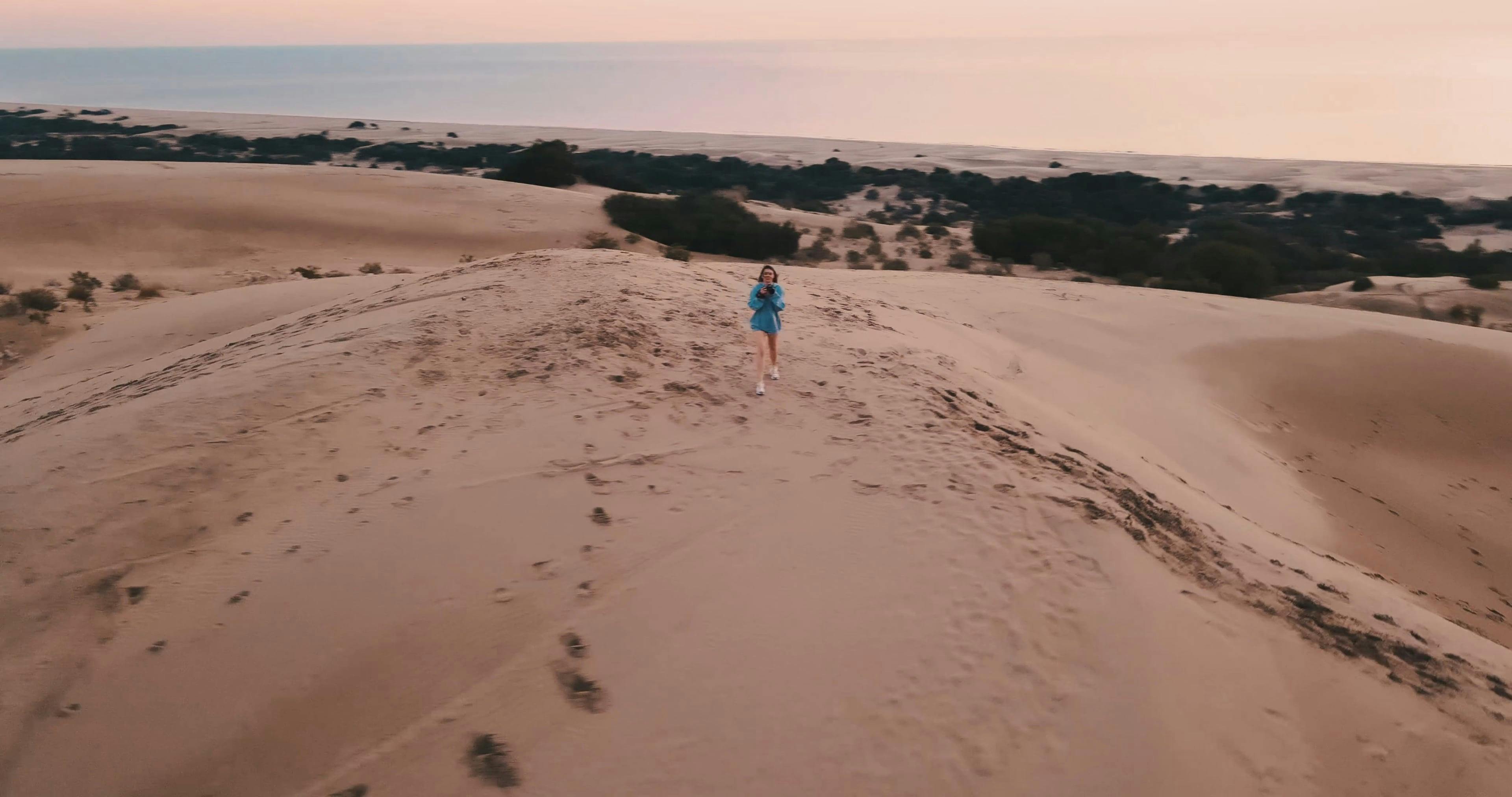 Single Traveler Videos, Download The BEST Free 4k Stock Video Footage ...