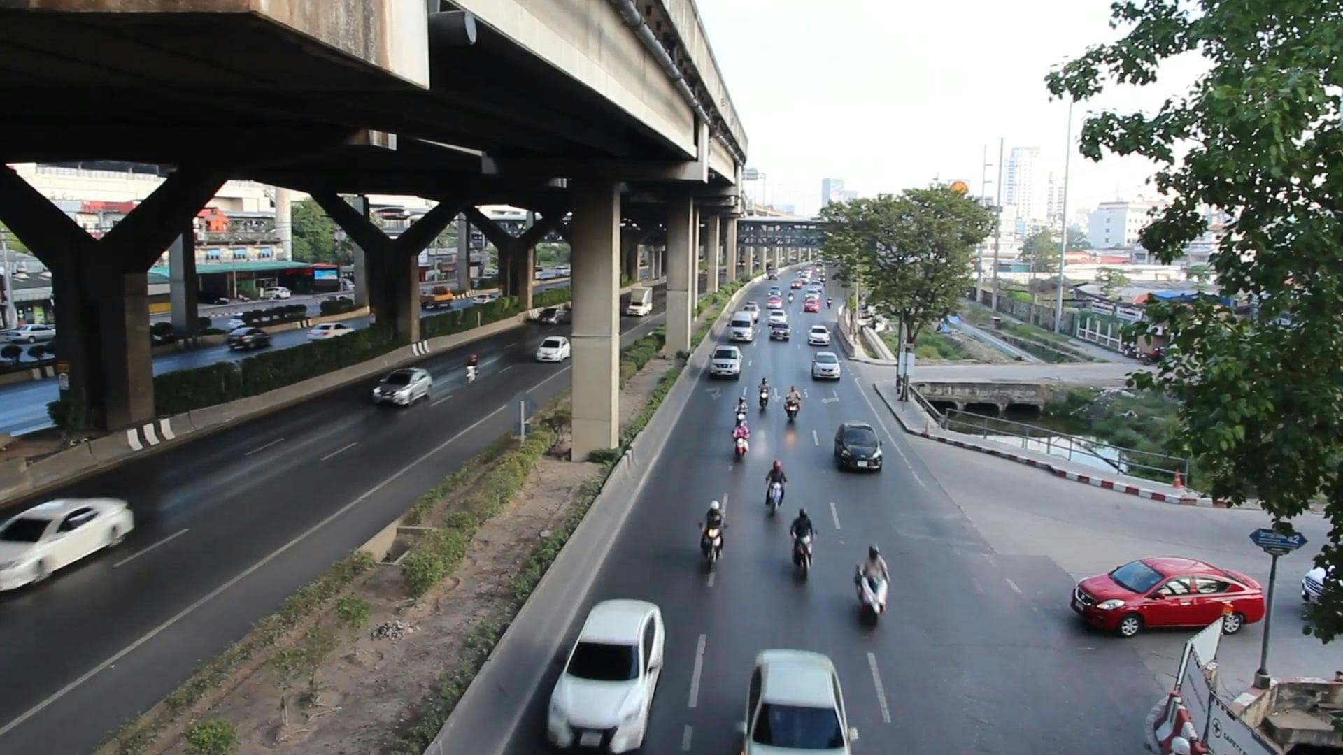 A Footage of a Busy Road · Free Stock Video