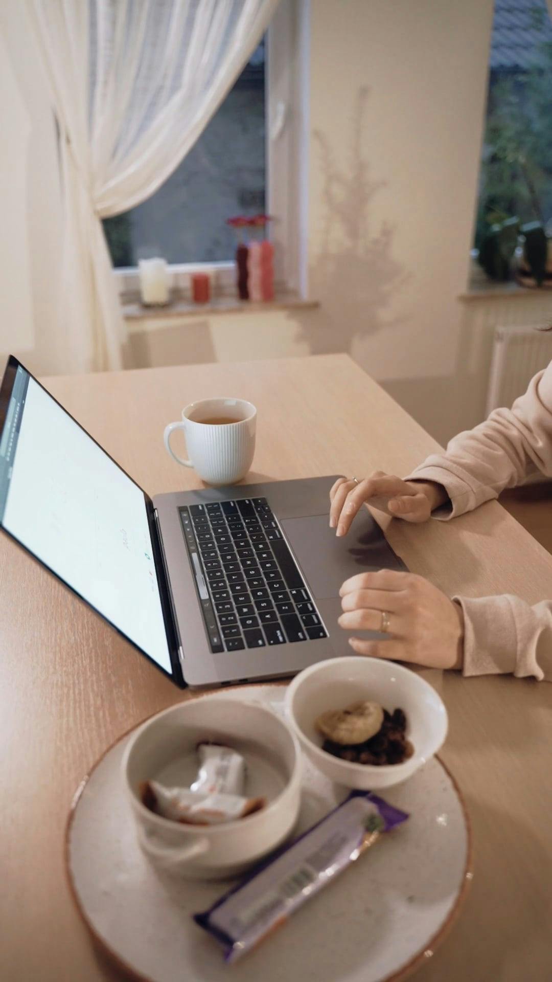 Browser Videos, Download The BEST Free 4k Stock Video Footage & Browser ...