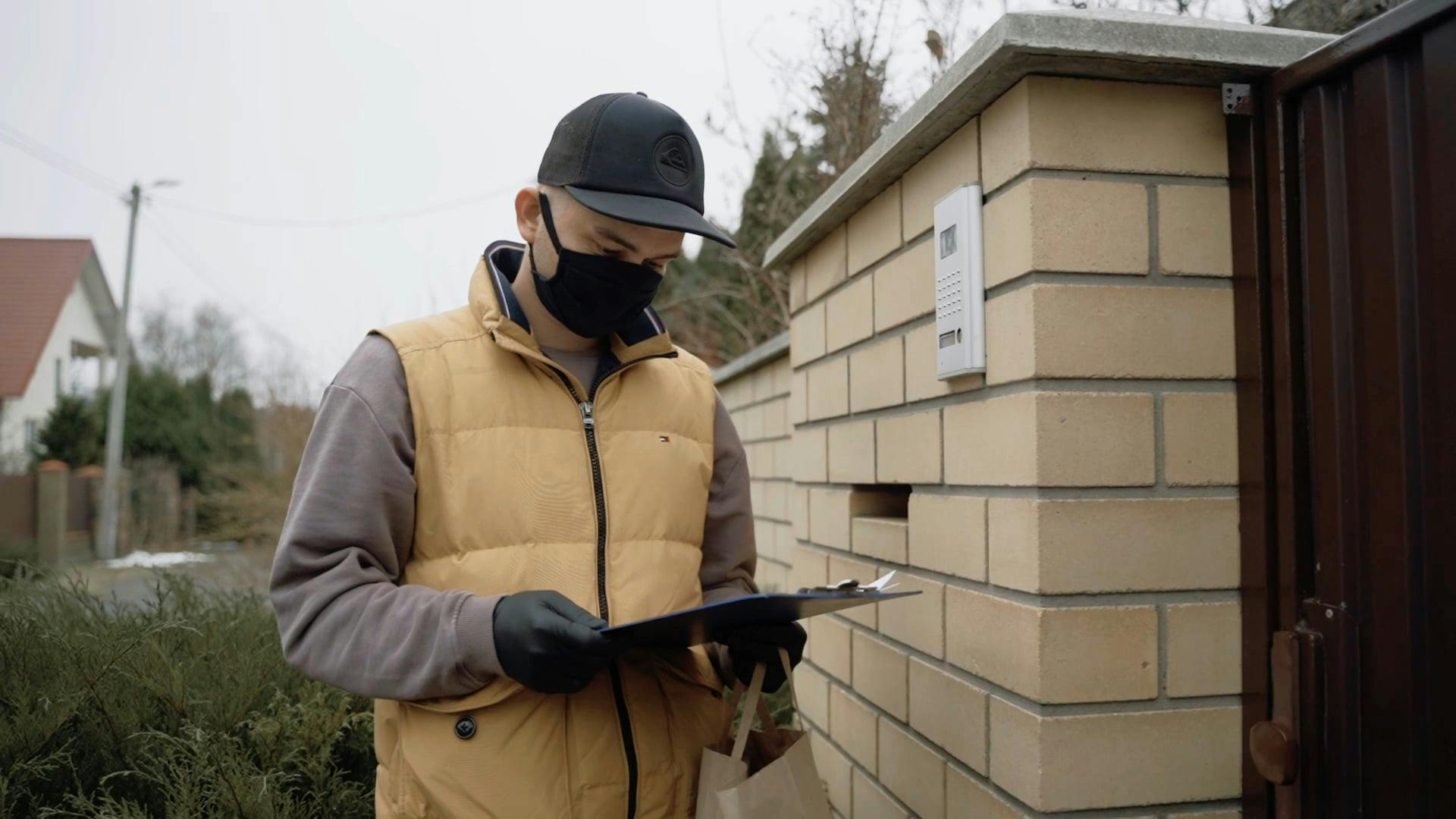 Delivery Guy Ringing the Doorbell Free Stock Video Footage, Royalty ...