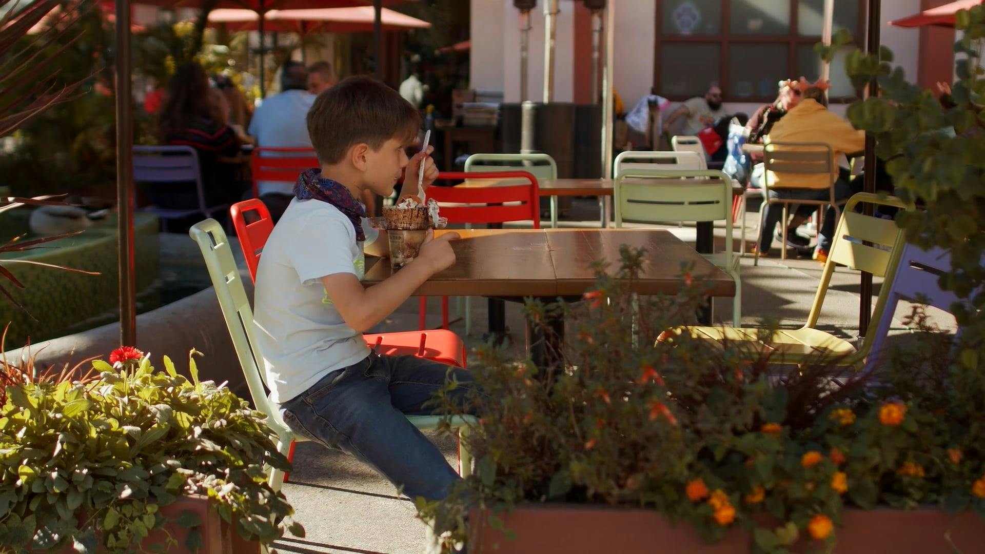 Kids Eating At Restaurant Videos, Download The BEST Free 4k Stock Video ...