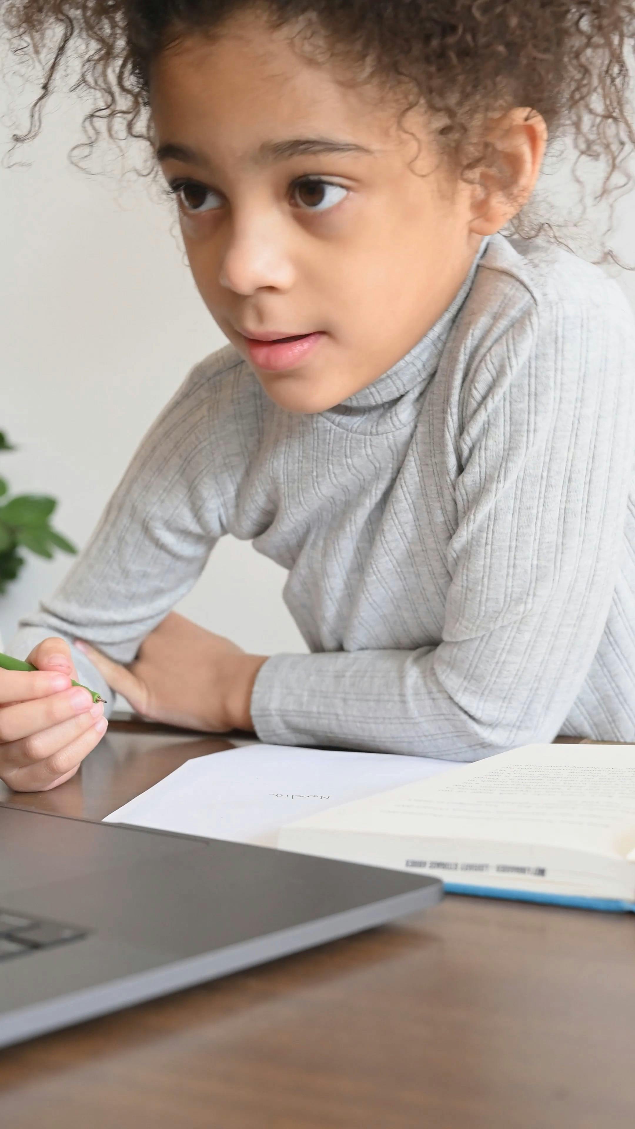 Fidgeting Videos, Download The BEST Free 4k Stock Video Footage ...