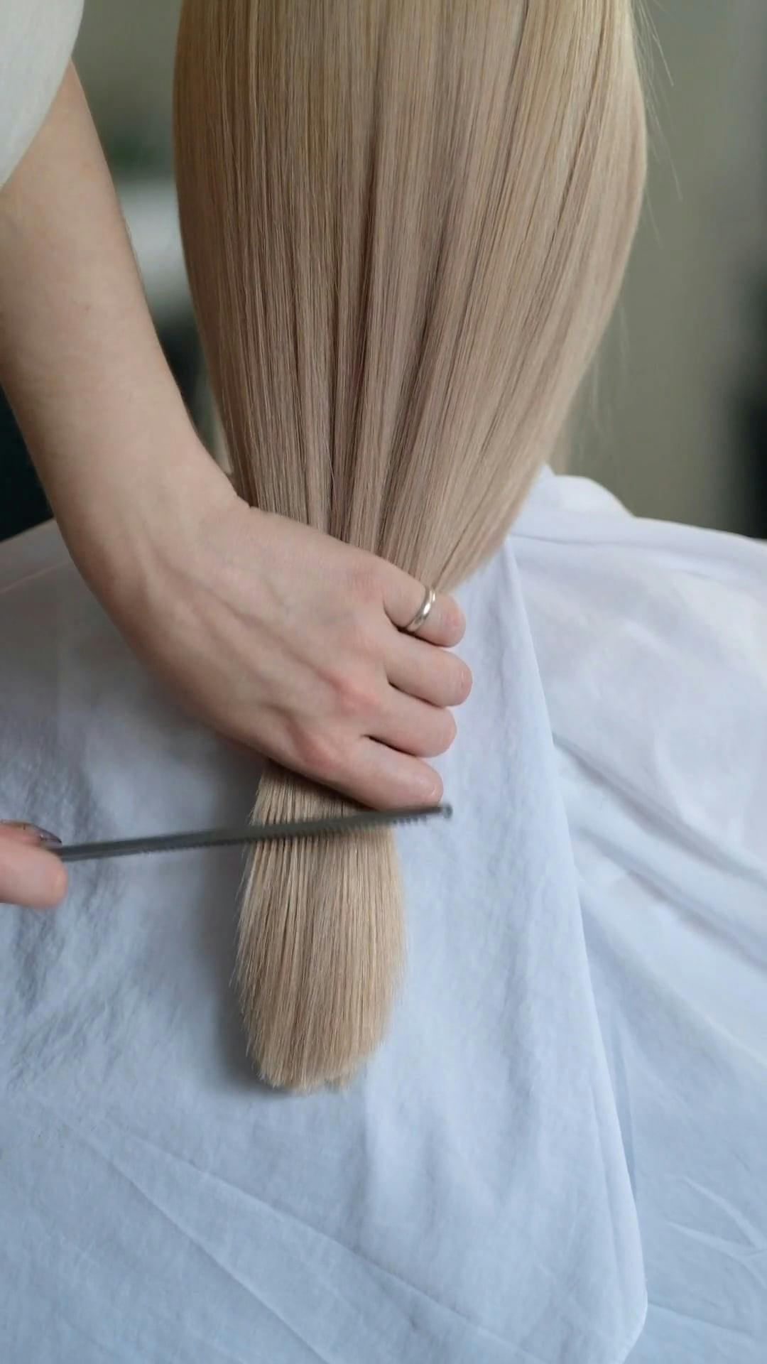 Person Combing a Hair · Free Stock Video