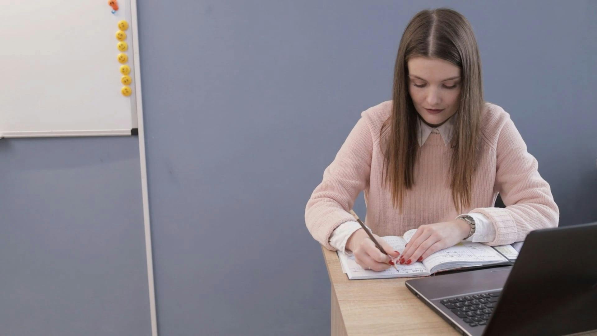 Chill Studying Videos, Download The BEST Free 4k Stock Video Footage ...