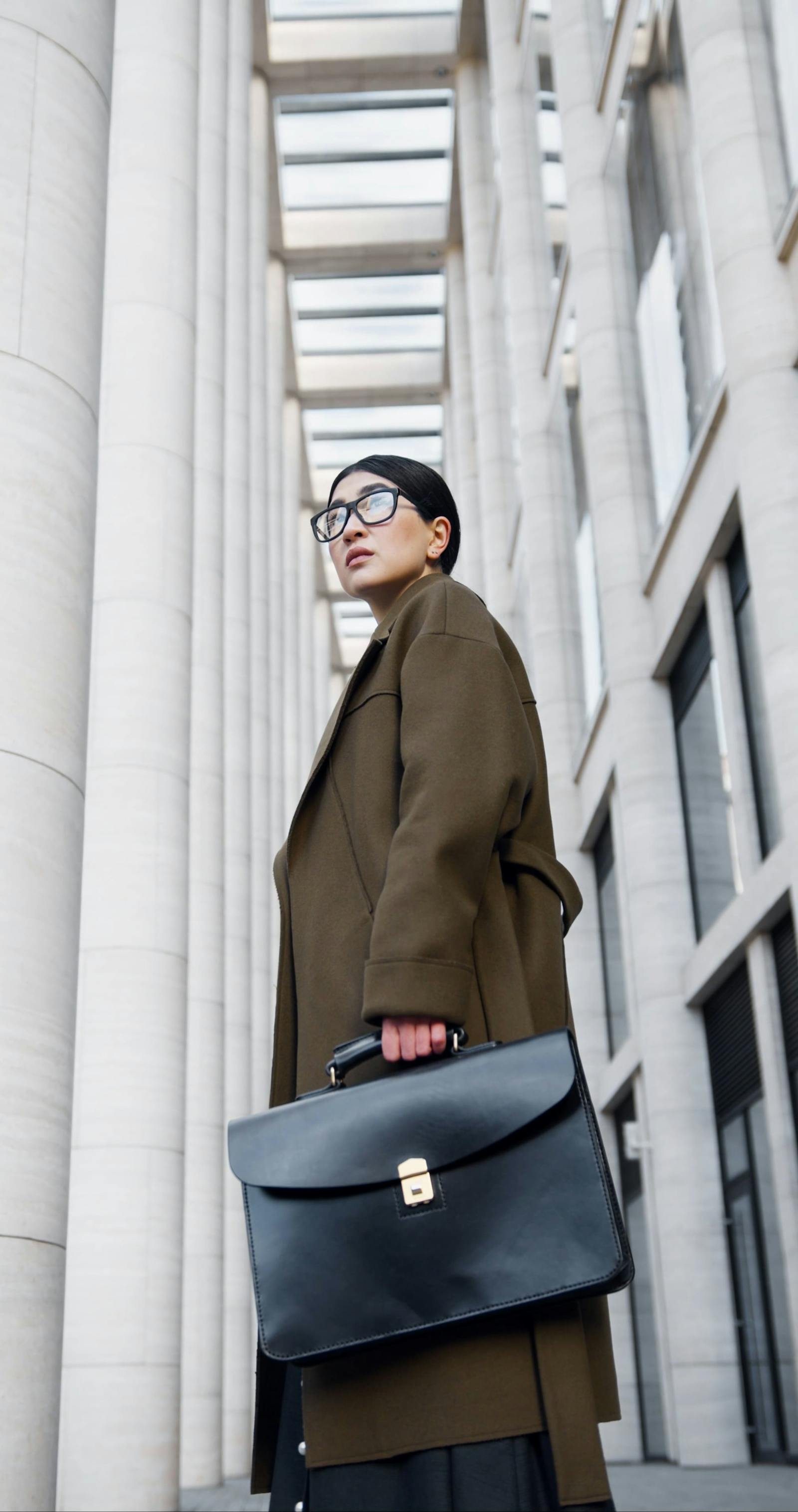 Briefcase Videos, Download The BEST Free 4k Stock Video Footage ...