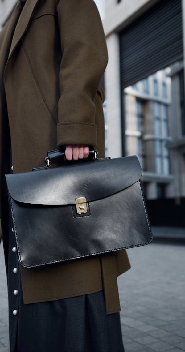 Briefcase Videos, Download The BEST Free 4k Stock Video Footage ...