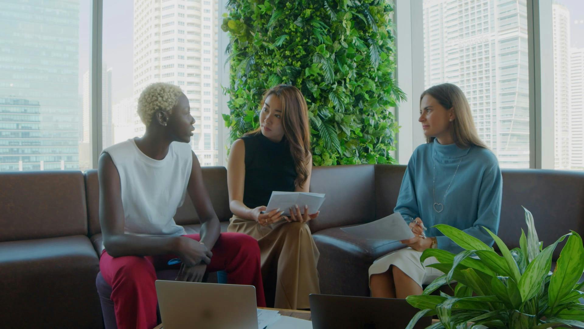 Business Chatting Videos, Download The BEST Free 4k Stock Video Footage ...