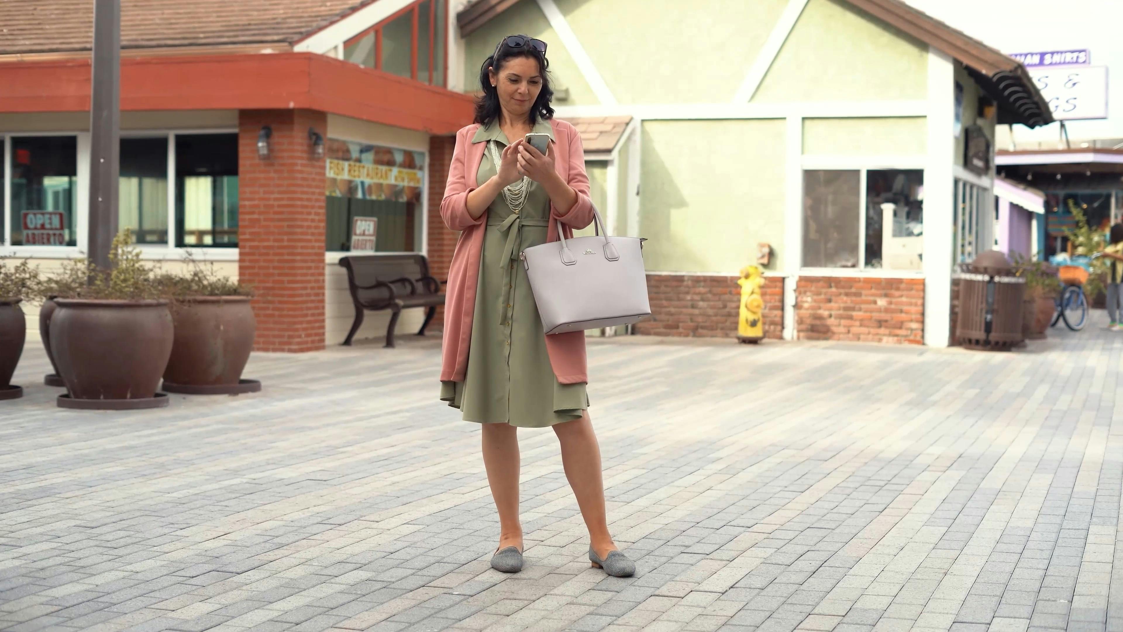 Tech Stores Videos, Download The BEST Free 4k Stock Video Footage ...