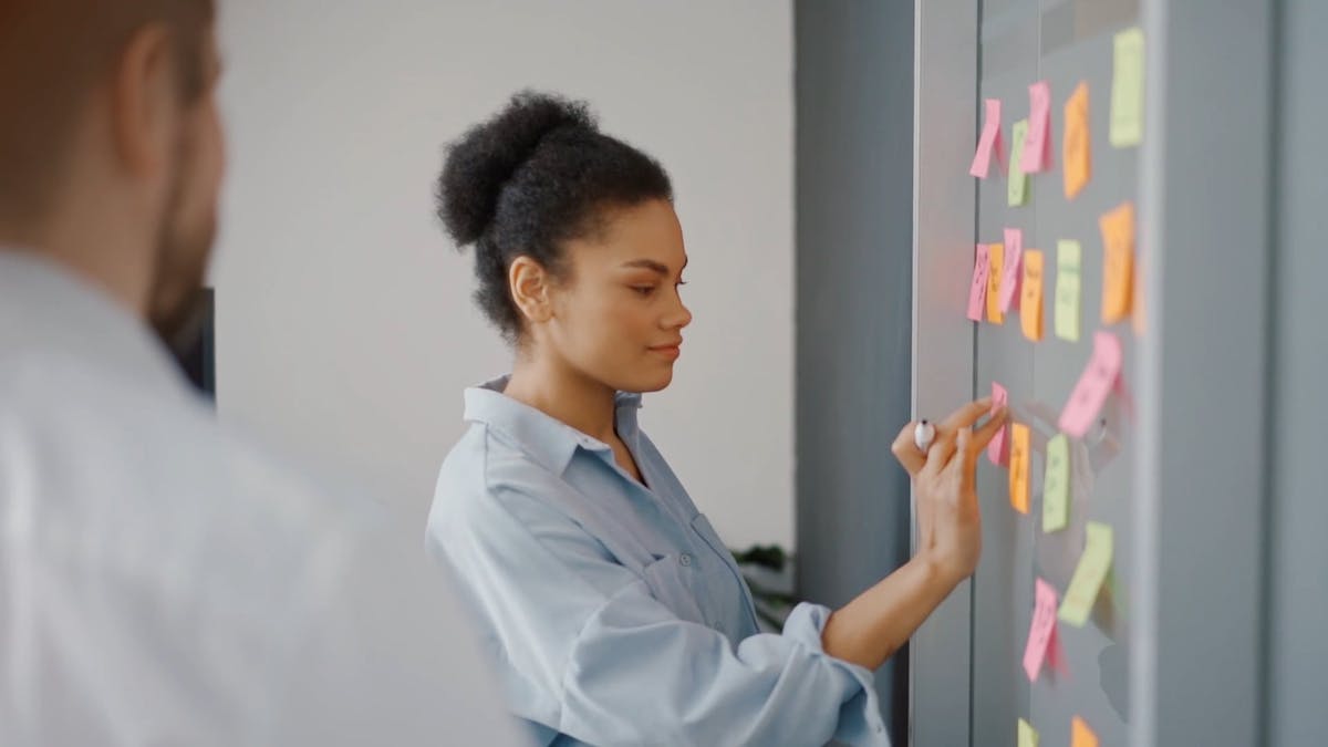 Post It Videos, Download The BEST Free 4k Stock Video Footage & Post It ...