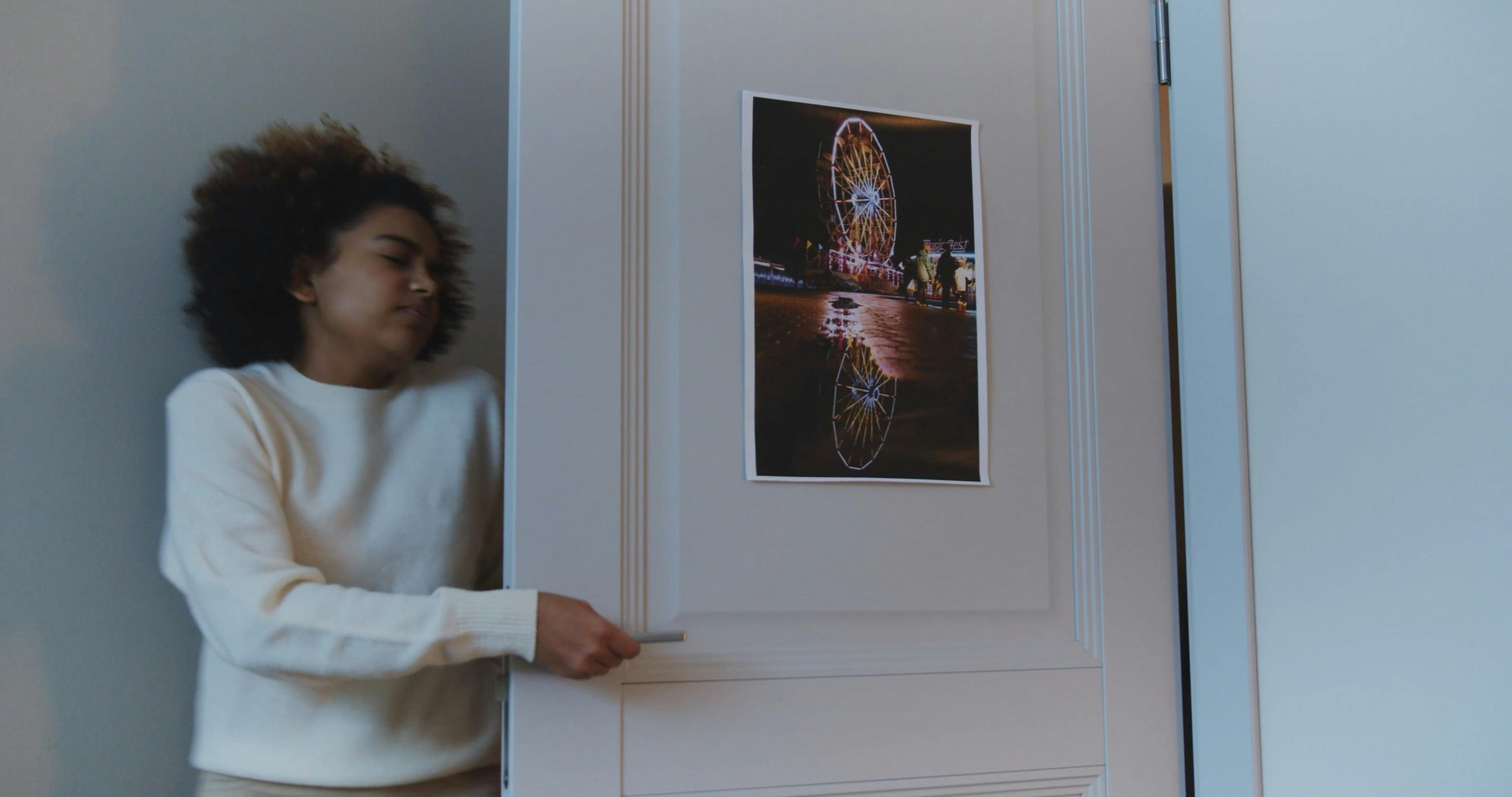 58,908+ Best Free Door closing 4K Stock Video Footage & Royalty-Free HD ...