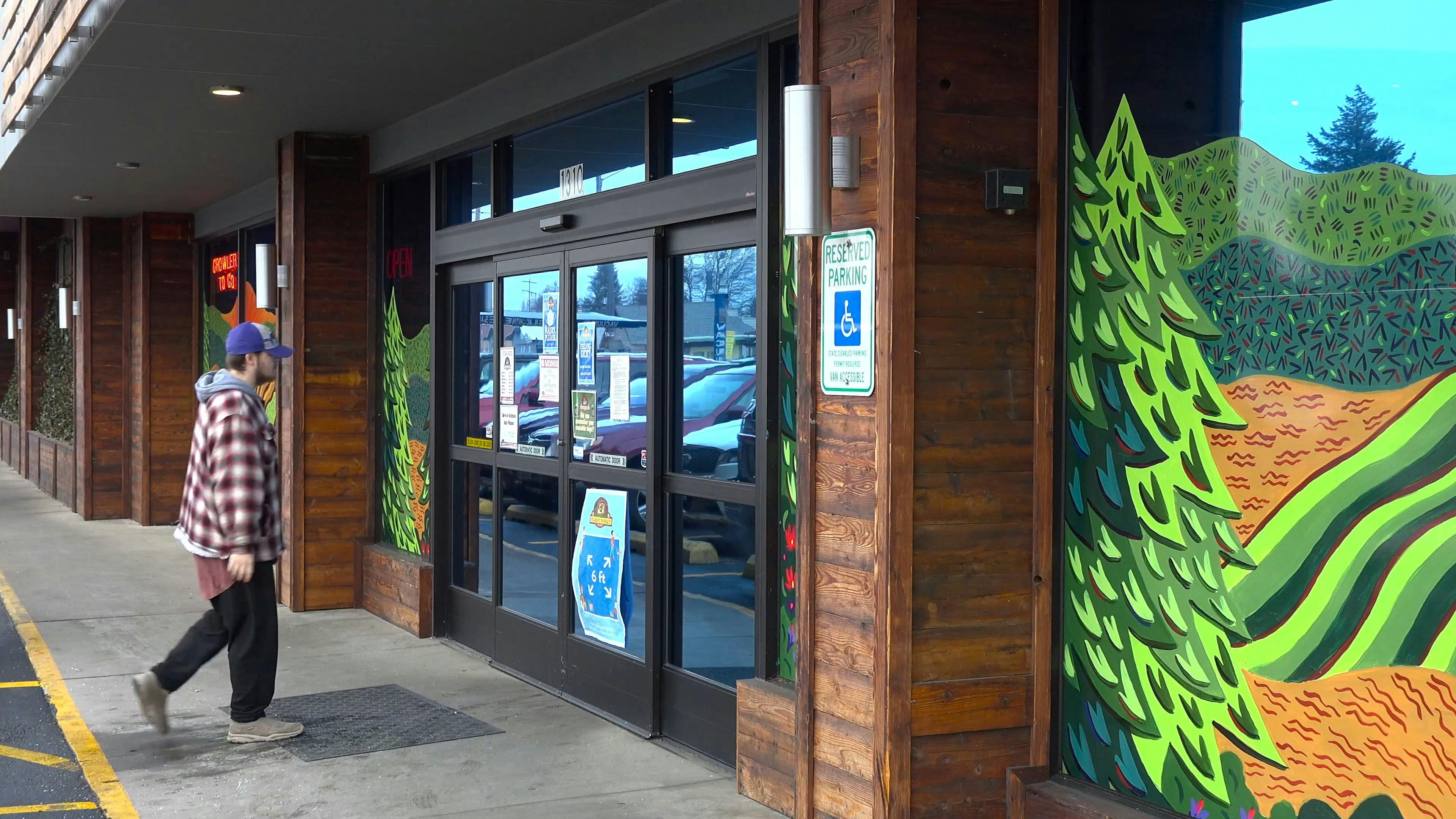 People Entering Shop Videos, Download The BEST Free 4k Stock Video ...