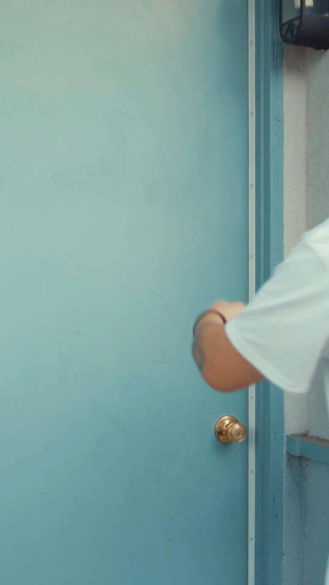 A Person Knocking on the Door · Free Stock Video