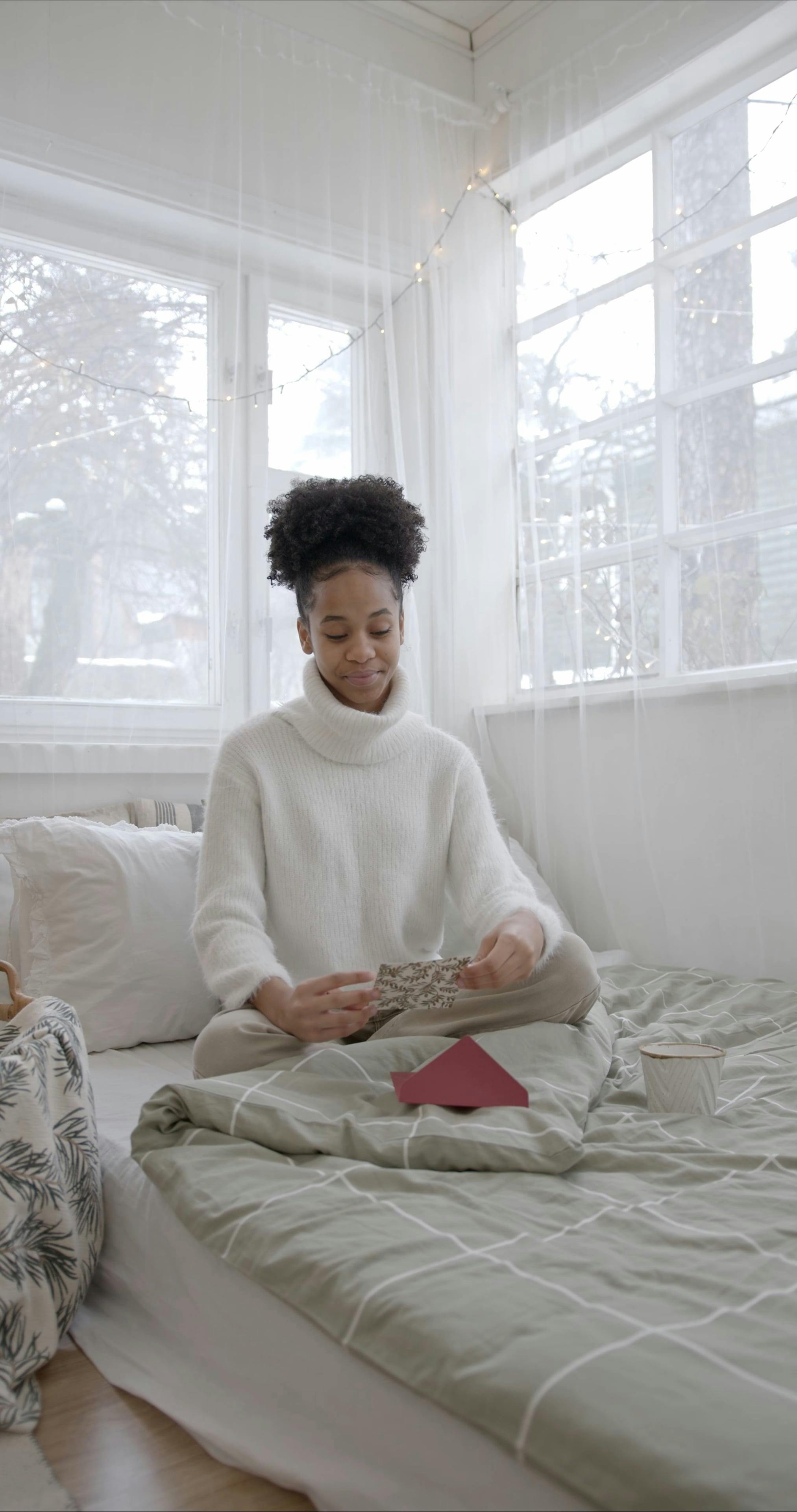 Woman Waking up on Bed · Free Stock Video