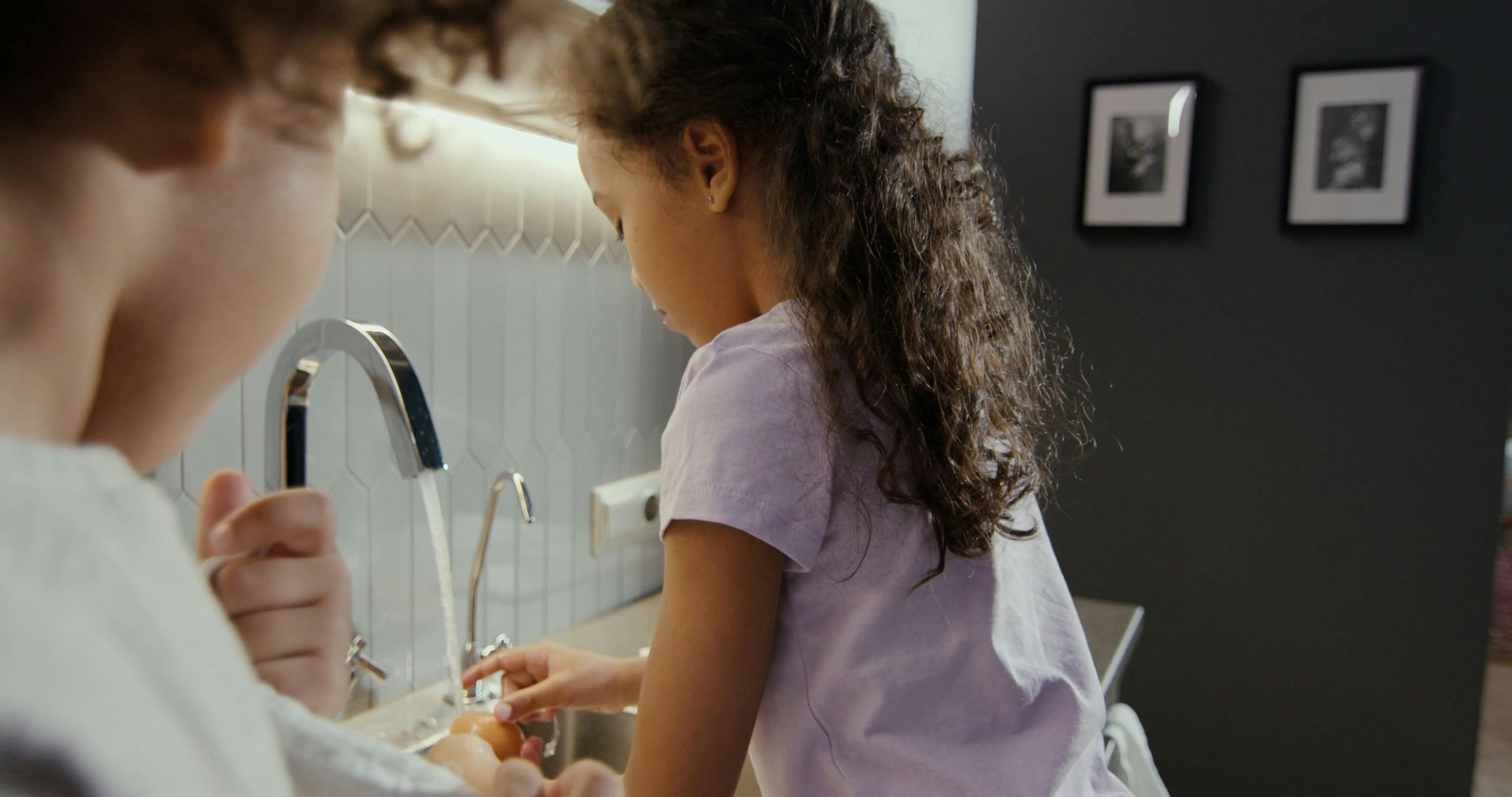 Black Children Helping Ith Chores Videos, Download The BEST Free 4k ...