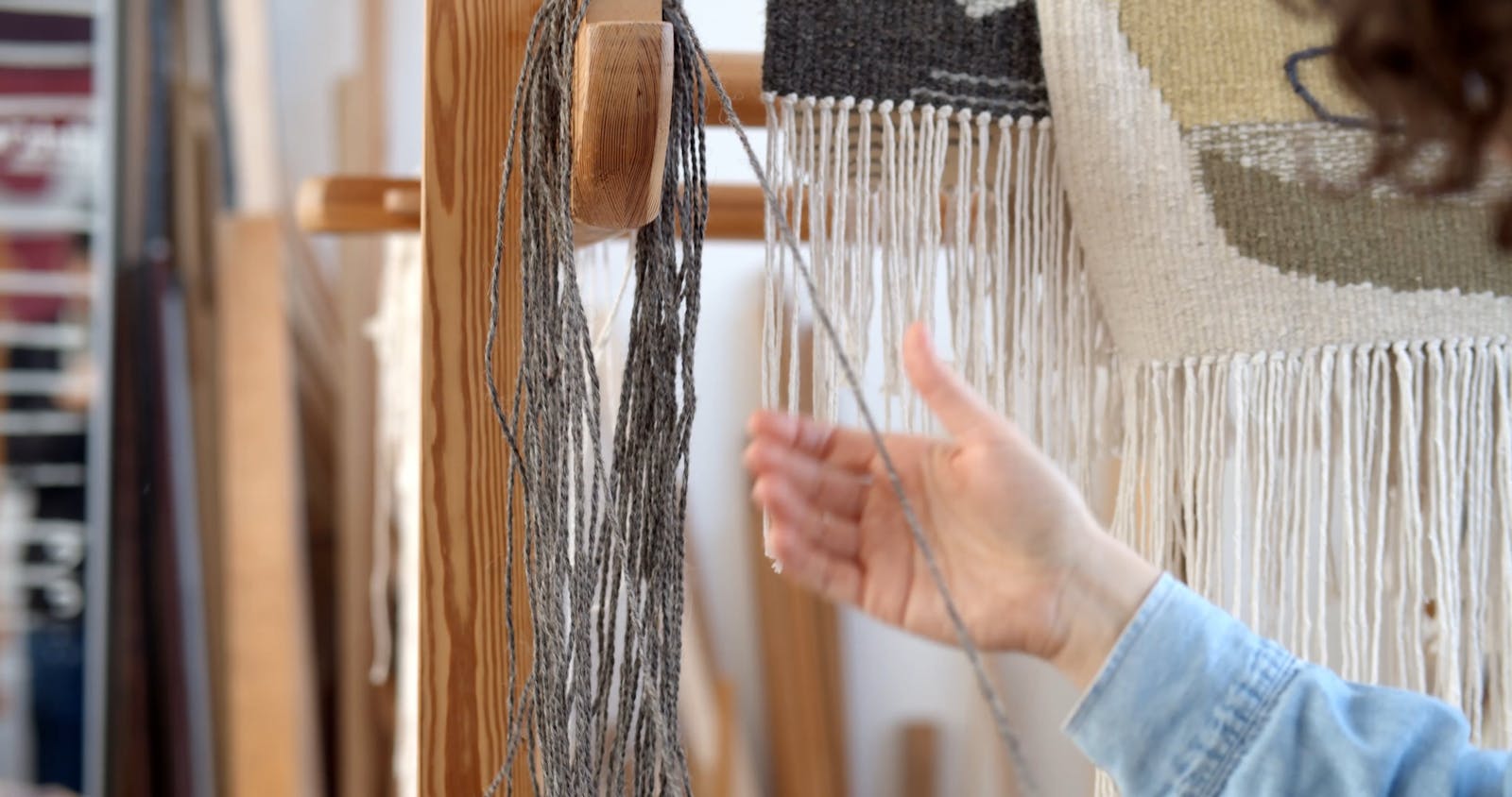 Weaving Videos, Download The BEST Free 4k Stock Video Footage & Weaving ...