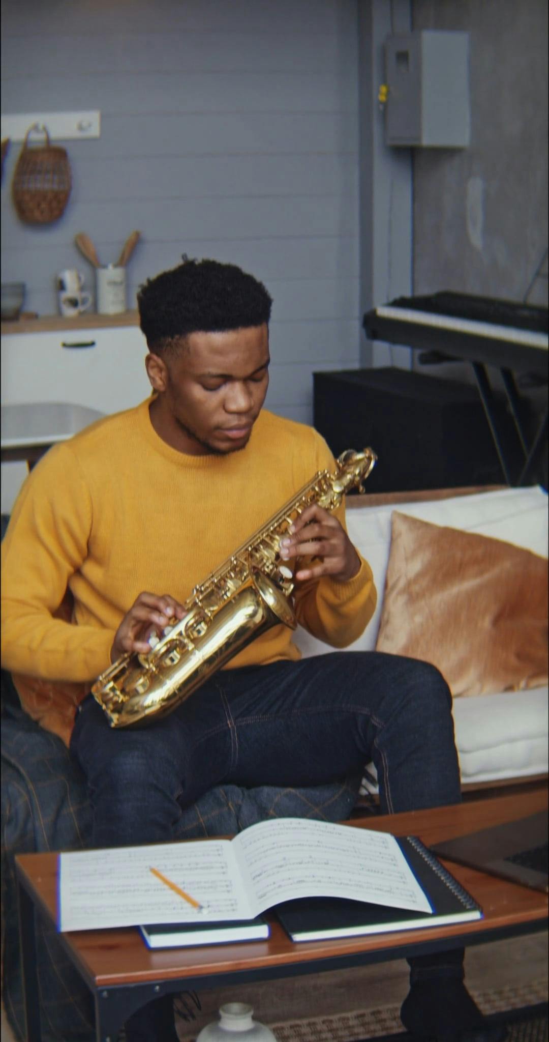 Saxophone Lessons For Beginners Videos, Download The BEST Free 4k Stock ...