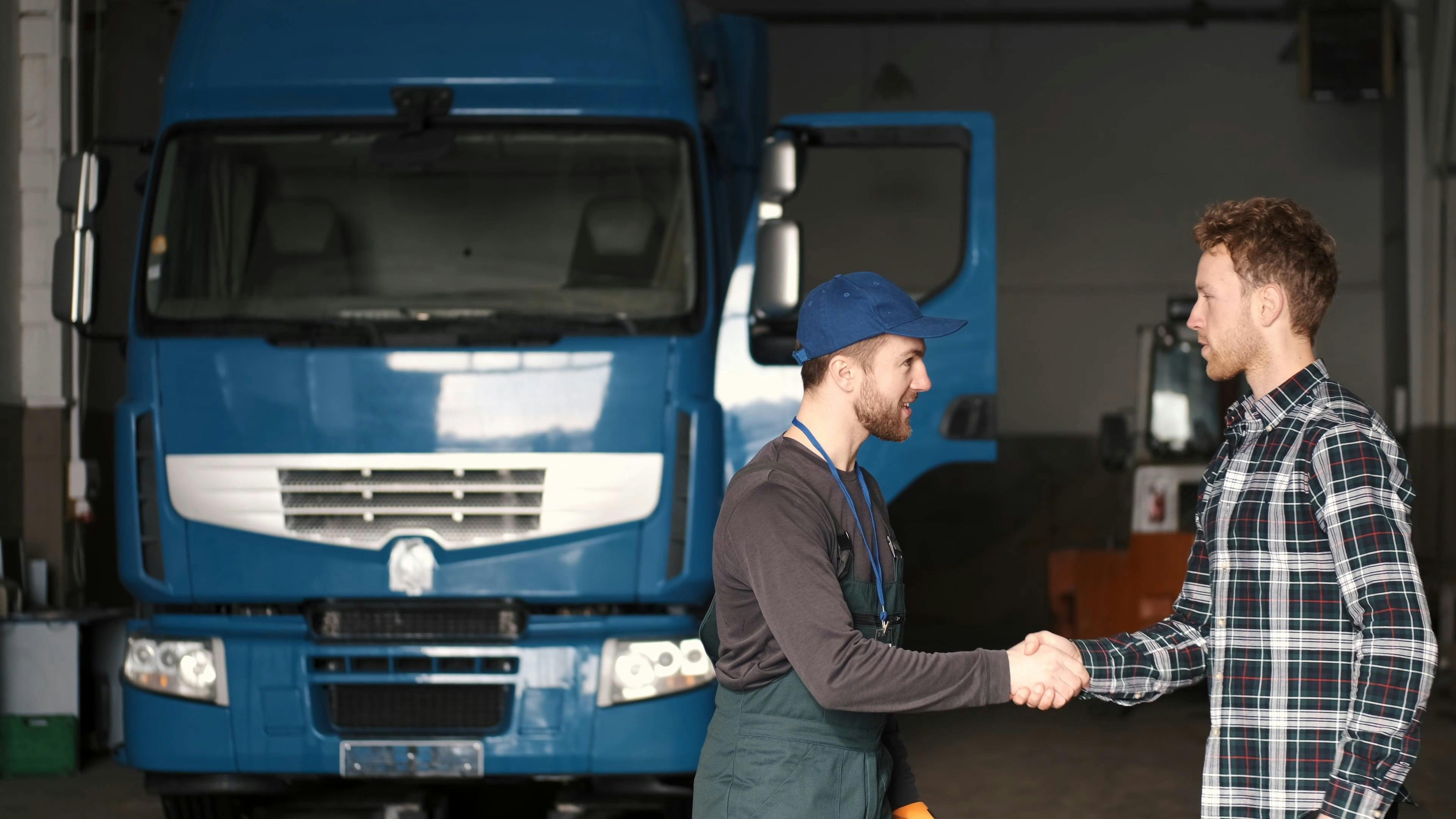 Customer With Mechanic Videos, Download The BEST Free 4k Stock Video ...