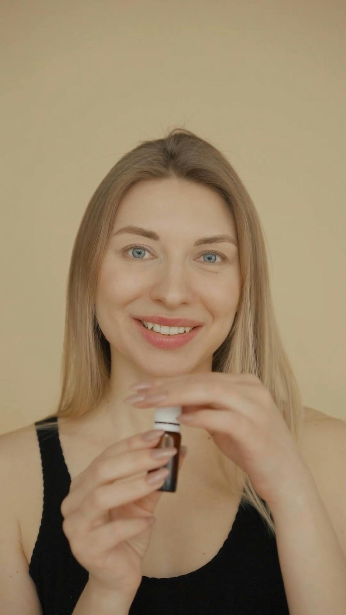 Women Putting Oil On Body Videos, Download The BEST Free 4k Stock Video ...