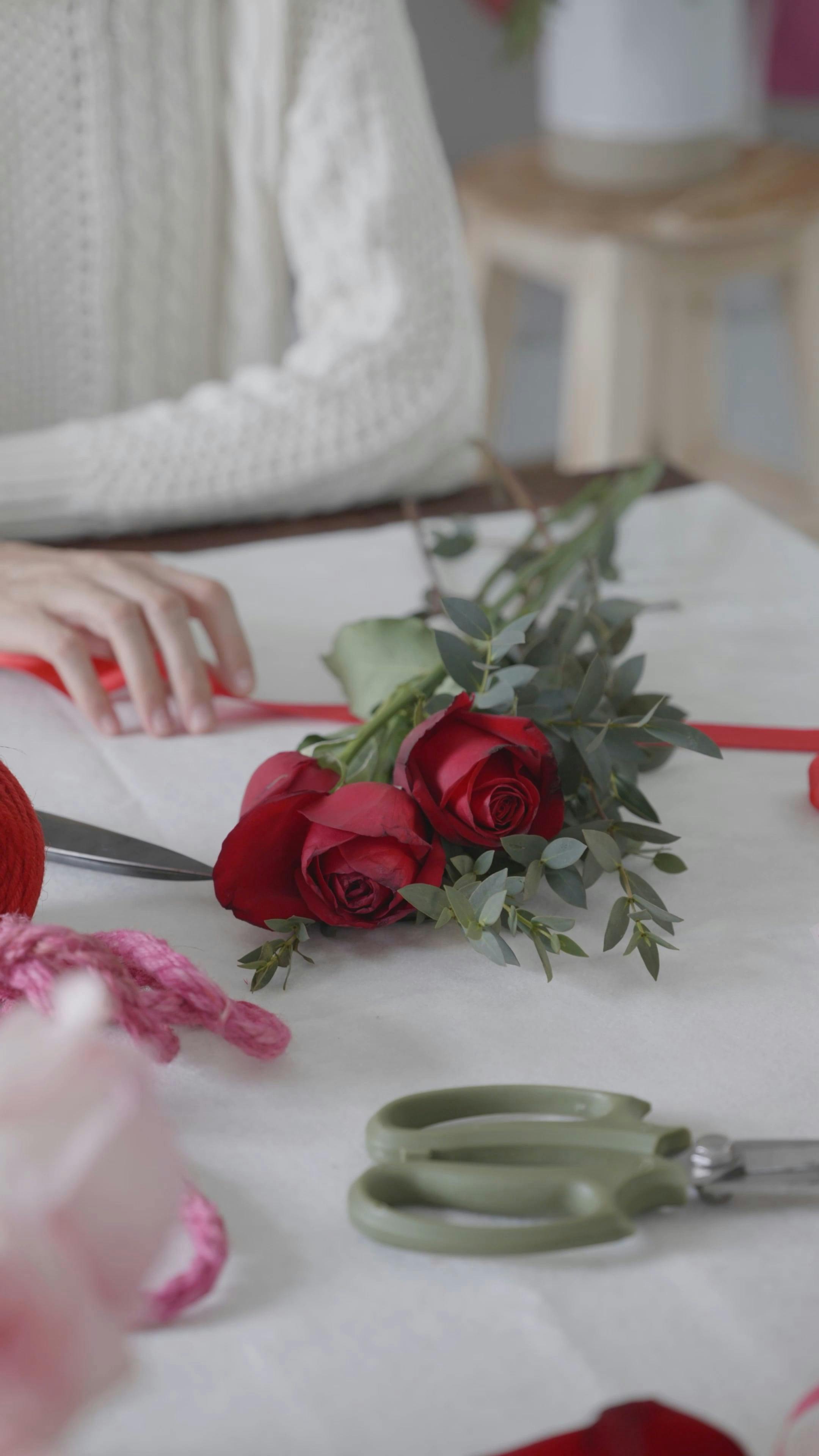 Vídeo profissional gratuito de arranjo de flores, arte, arte floral ...