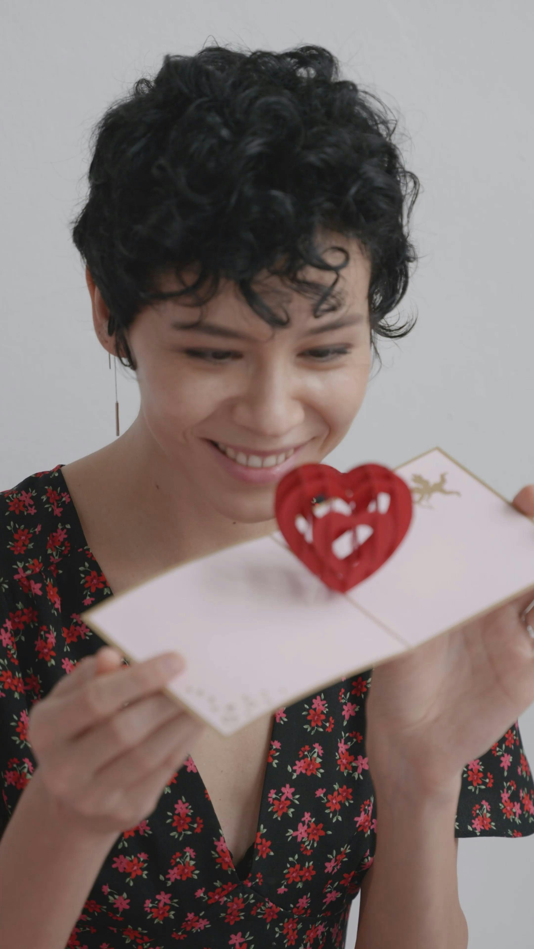 Pop Up Videos, Download The BEST Free 4k Stock Video Footage & Pop Up ...