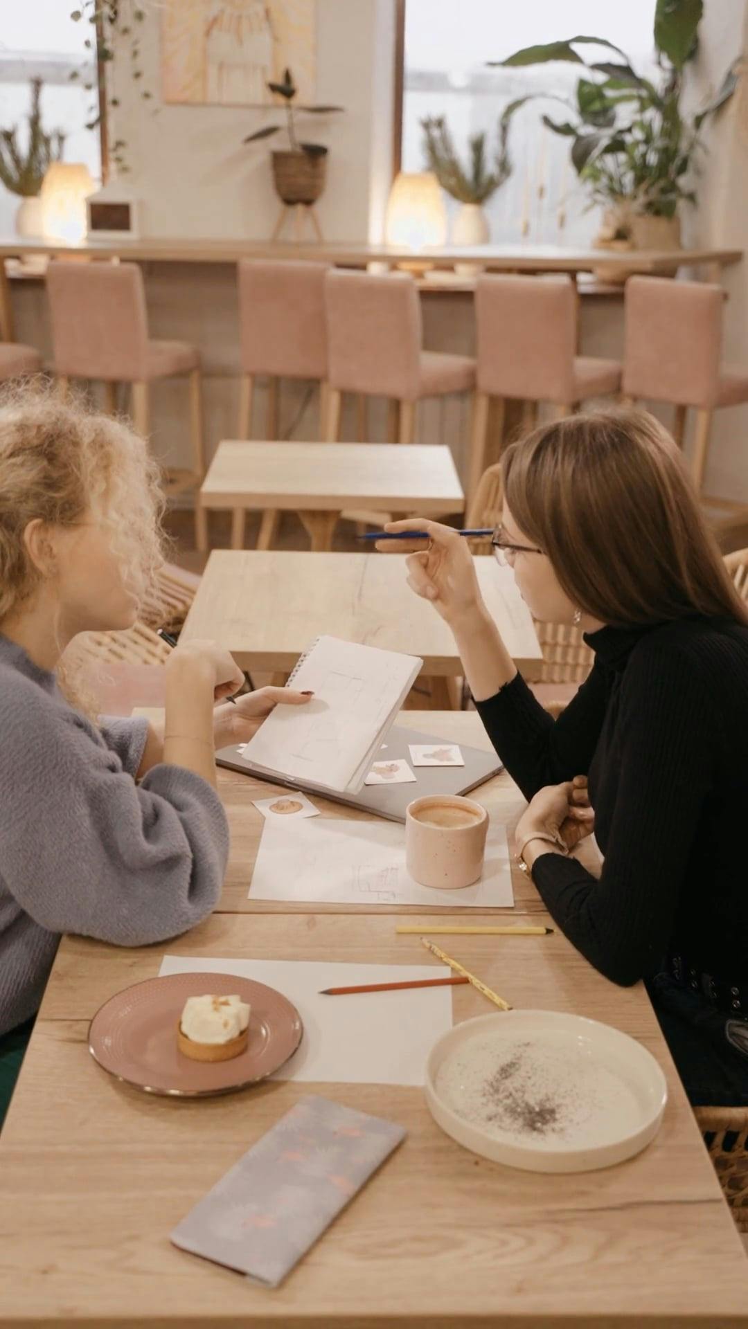 Cafe Scene Videos, Download The BEST Free 4k Stock Video Footage & Cafe ...