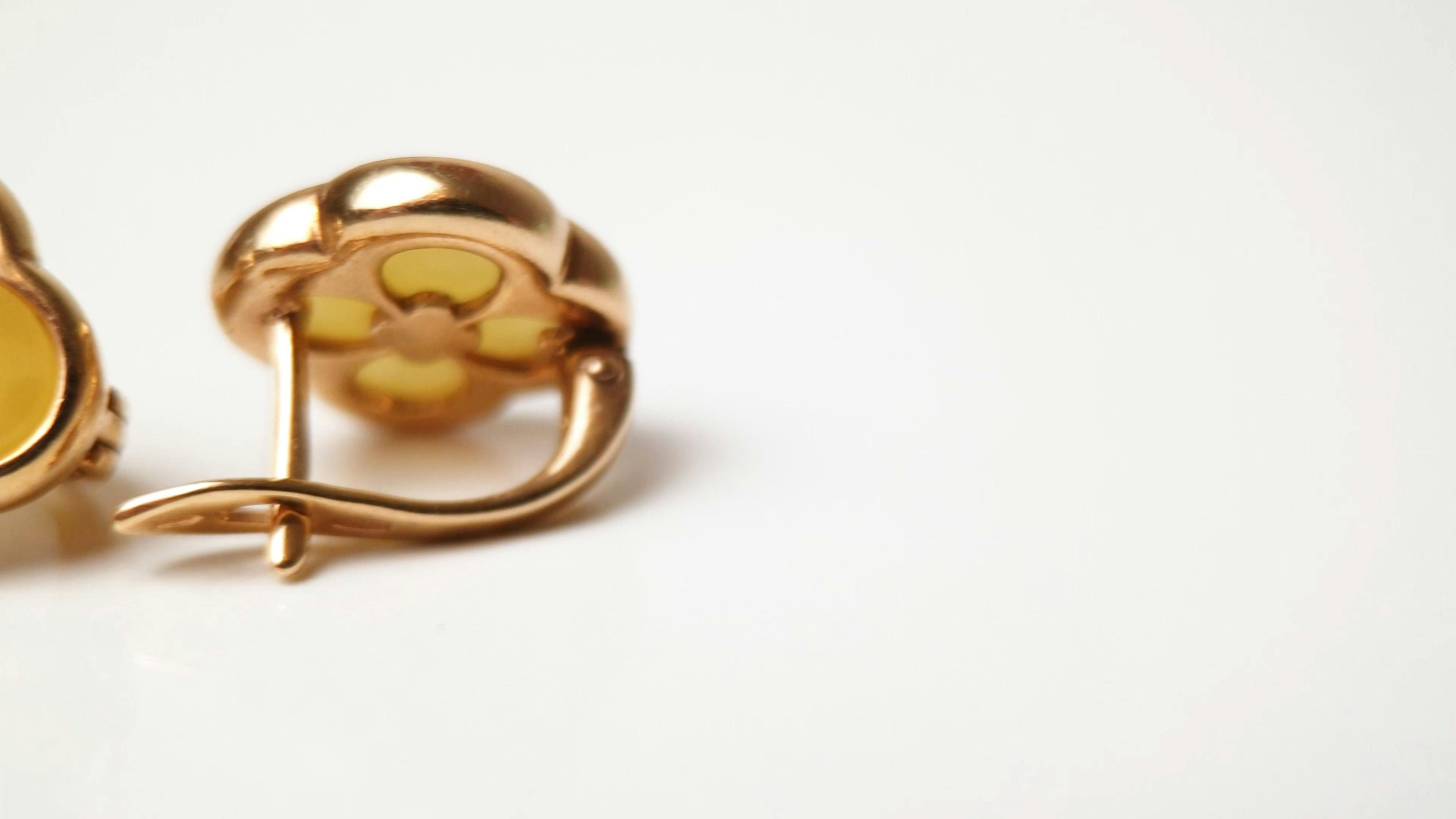 Gold Tracking Videos, Download The BEST Free 4k Stock Video Footage ...