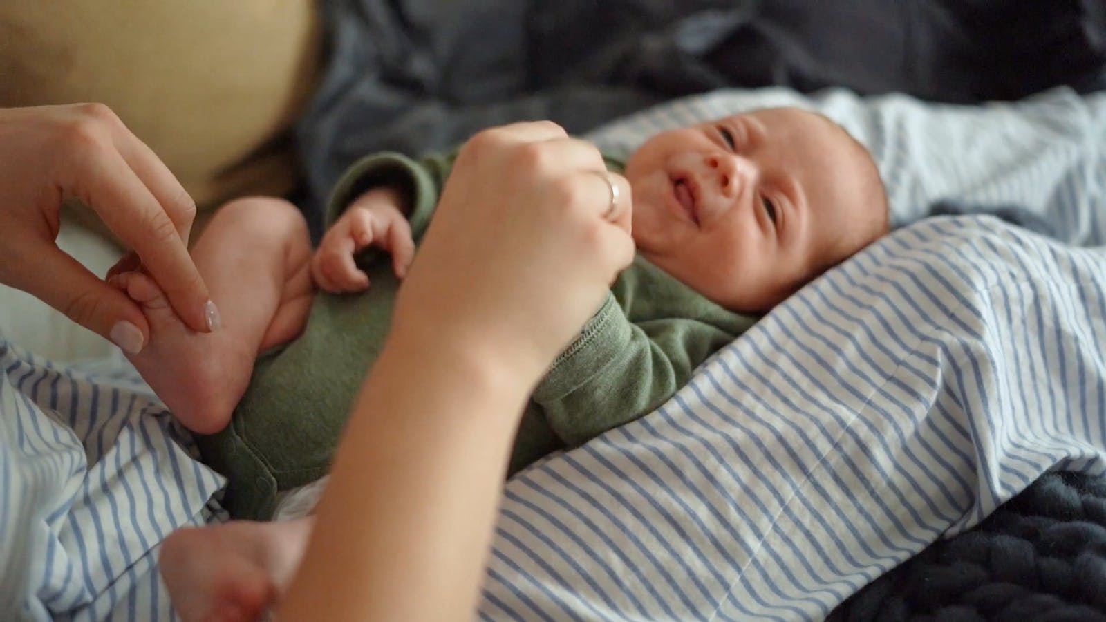 Newborn Baby Videos, Download The BEST Free 4k Stock Video Footage ...